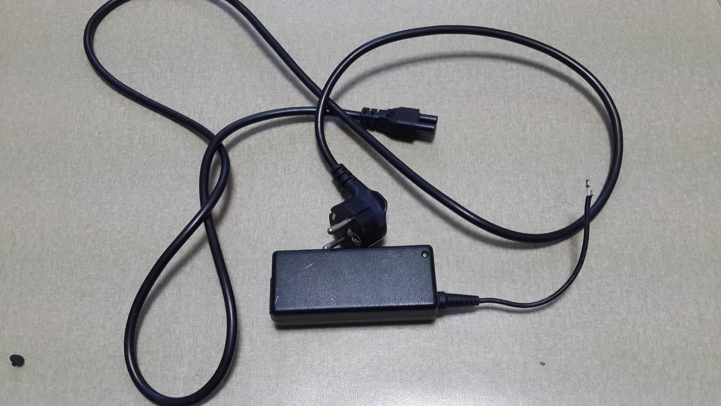 Mini Fan From PC Part : 4 Steps - Instructables