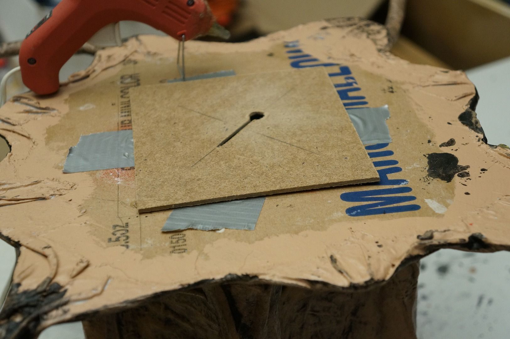 Make Your Own Half-Life Barnacle Using Household Materials : 15 Steps ...