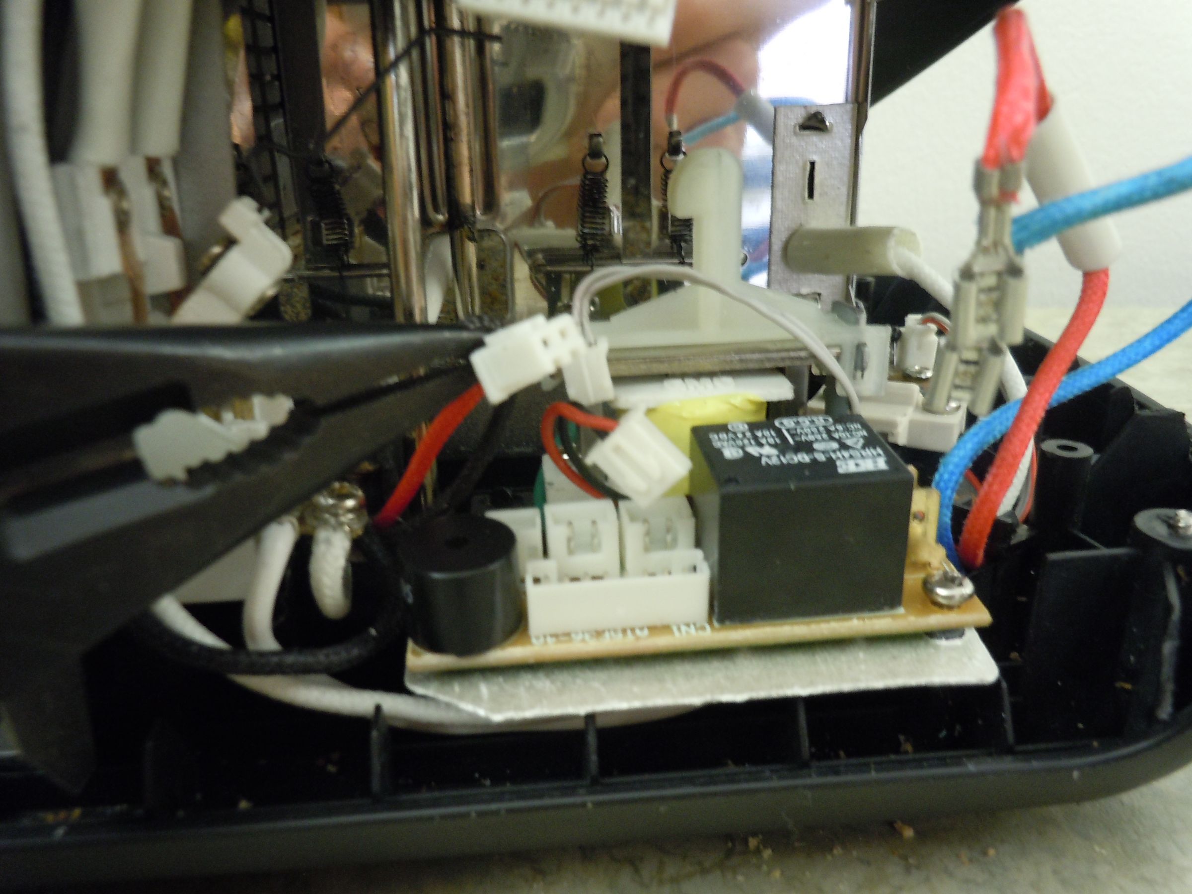 Introduction: KitchenAid KMT422CU 4-Slice Toaster Buzzer Removal and ...