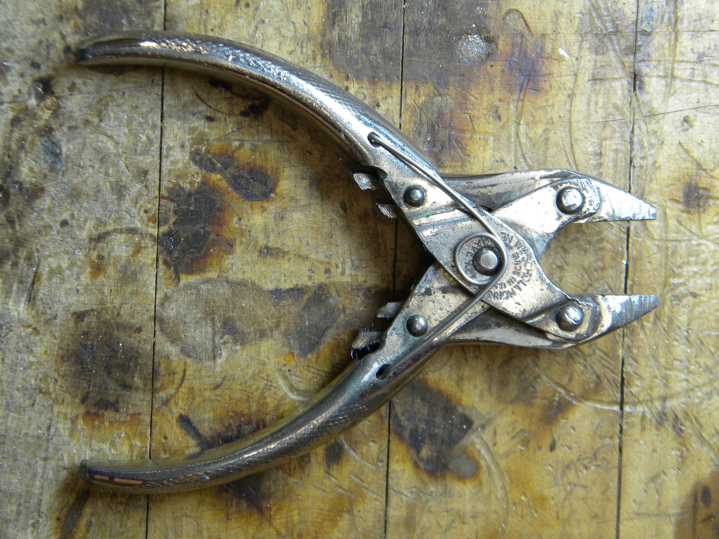 How to Add Springs to Parallel Pliers : 3 Steps (with Pictures ...