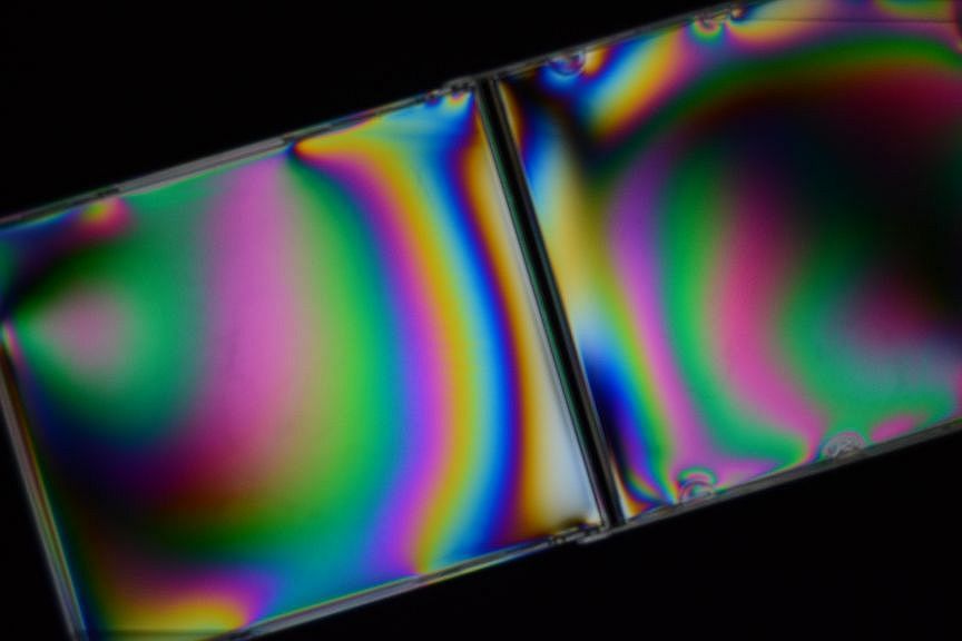 Make Pictures With Polarized Light From an LCD : 3 Steps - Instructables
