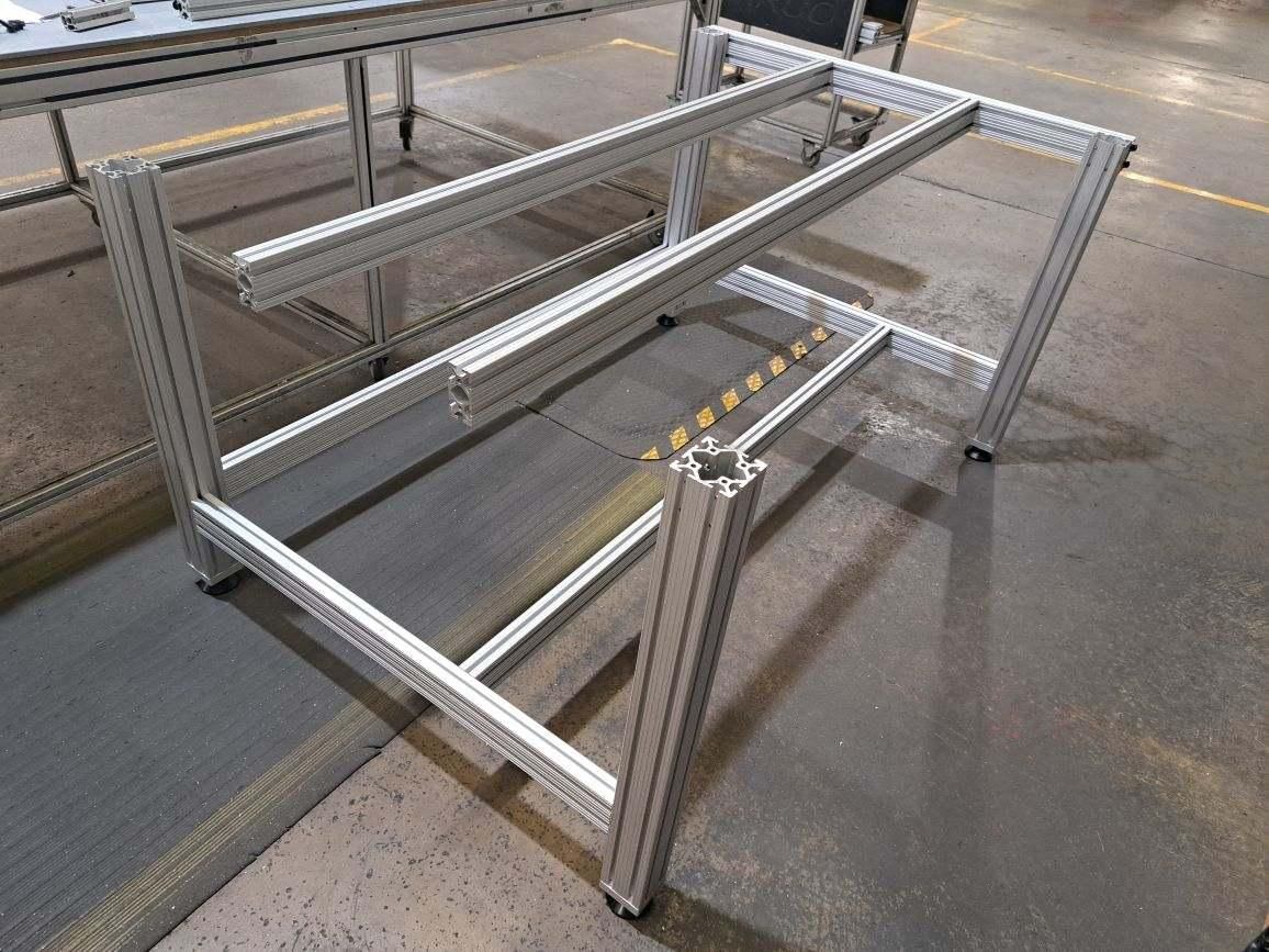 How to Build a T-Slot Aluminum Workstation Desk With a Light and ...