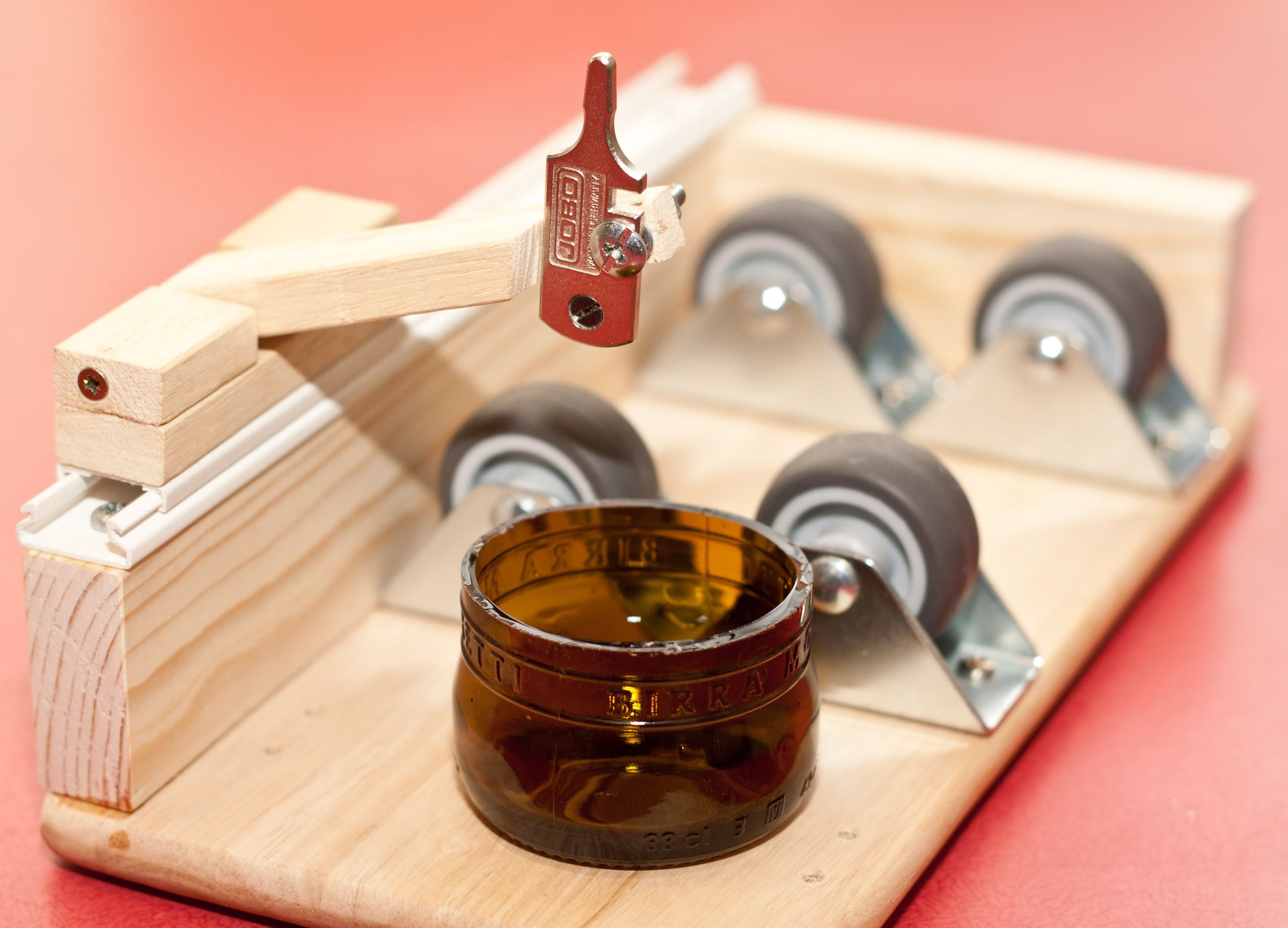 Easy Glass Bottle Cutter Made Up of Common Parts [UPDATED... Again ...