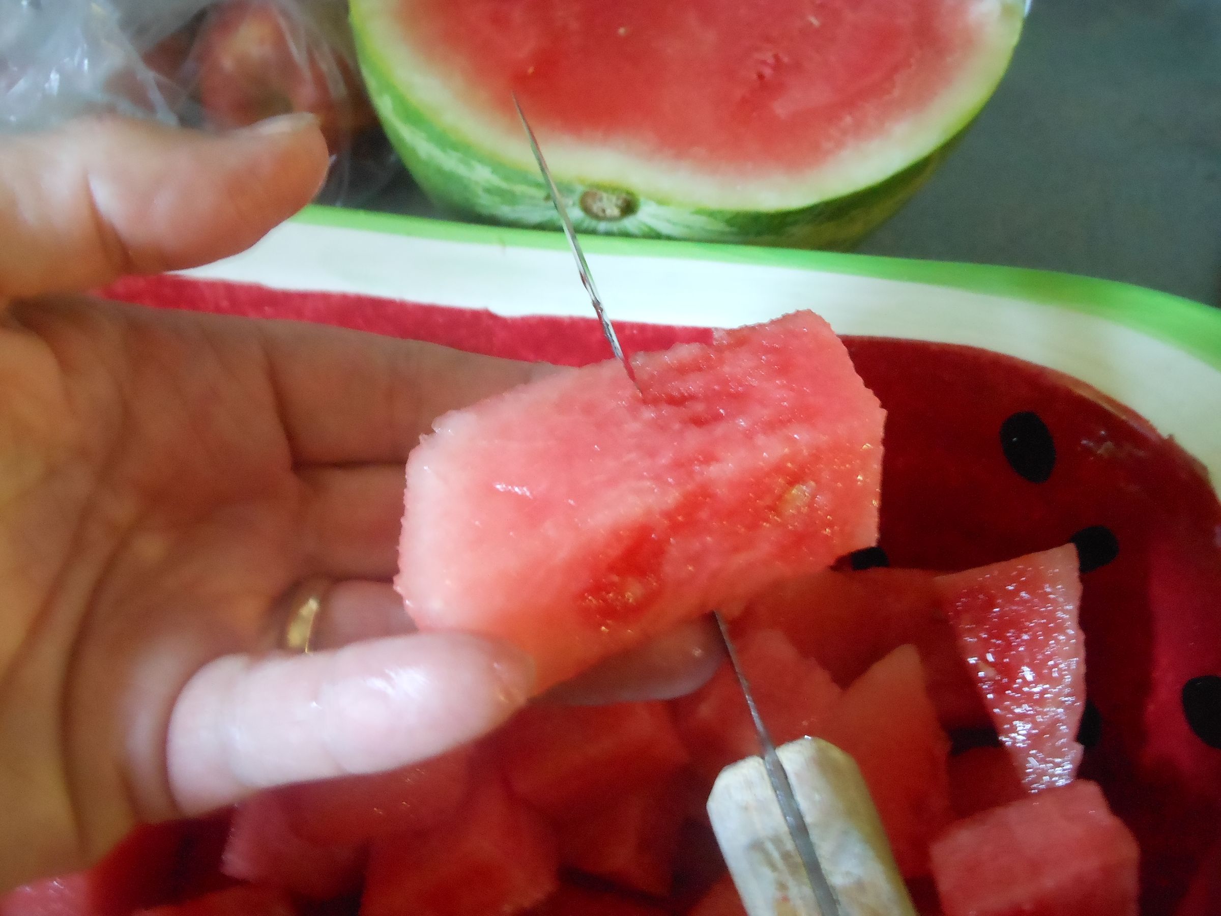 How to Cut (and Remove the Seeds From) a Watermelon for a Salad : 11 ...