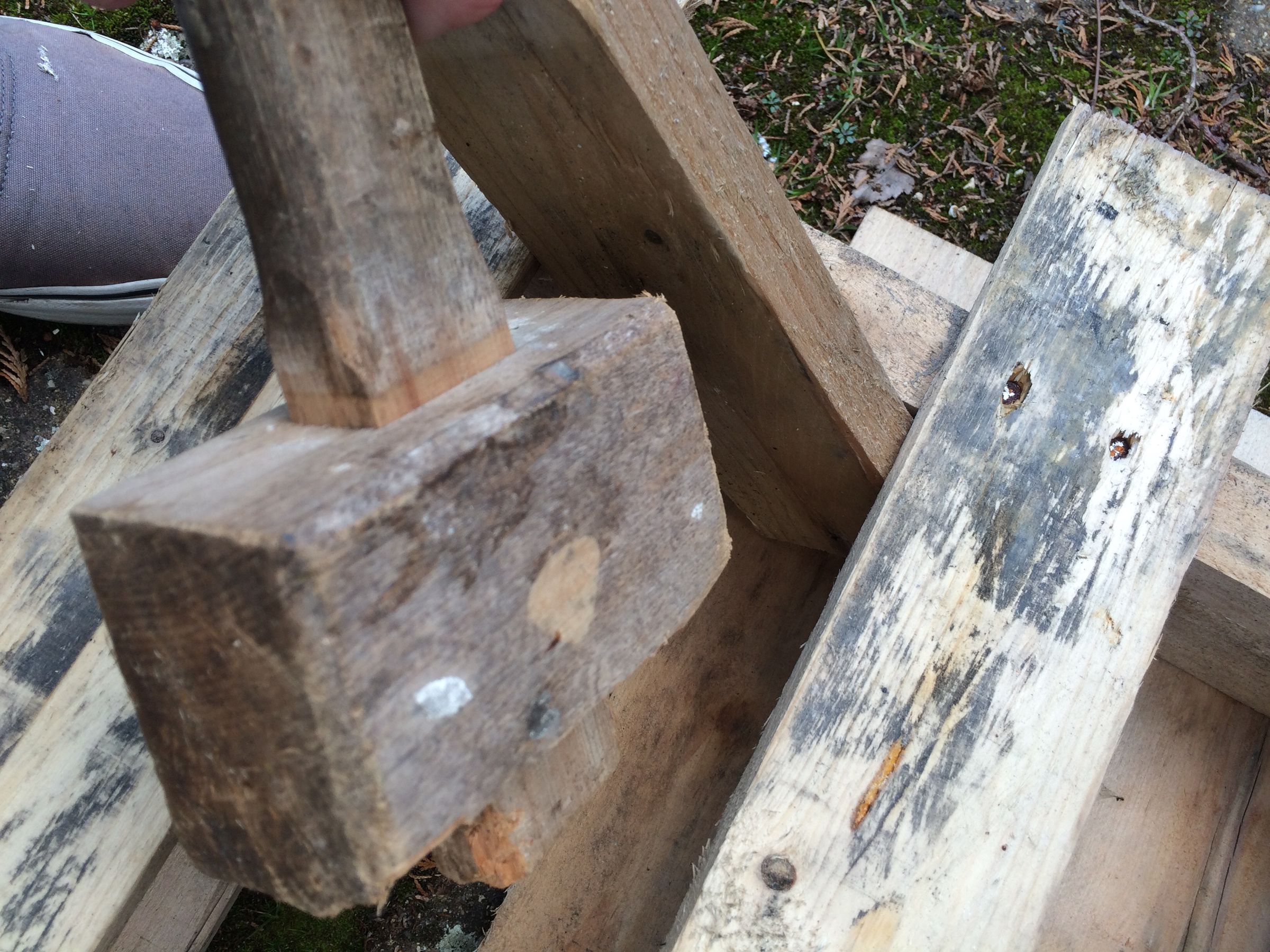 Pallet Wood Laptop Riser : 11 Steps (with Pictures) - Instructables