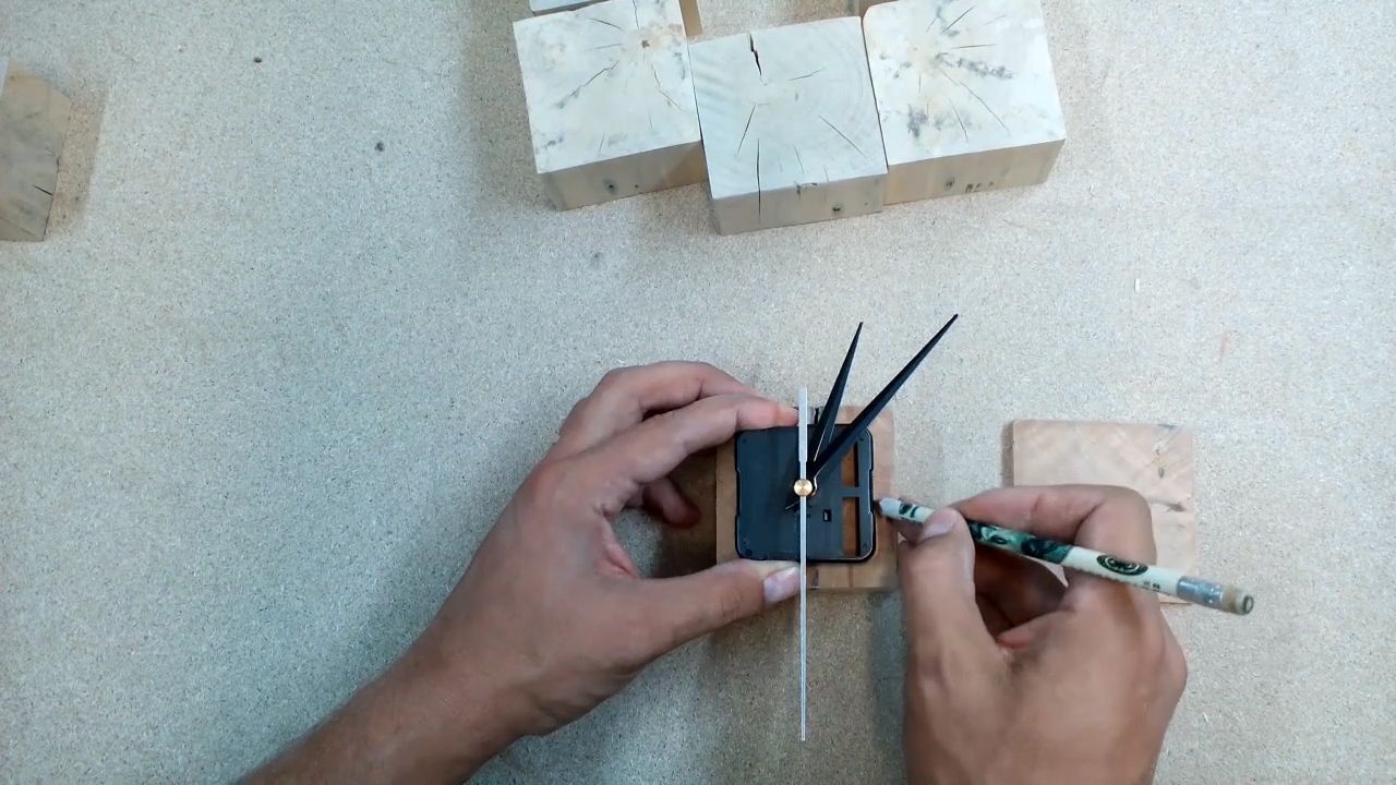 A Clock From Pallet Wood Blocks : 7 Steps (with Pictures) - Instructables