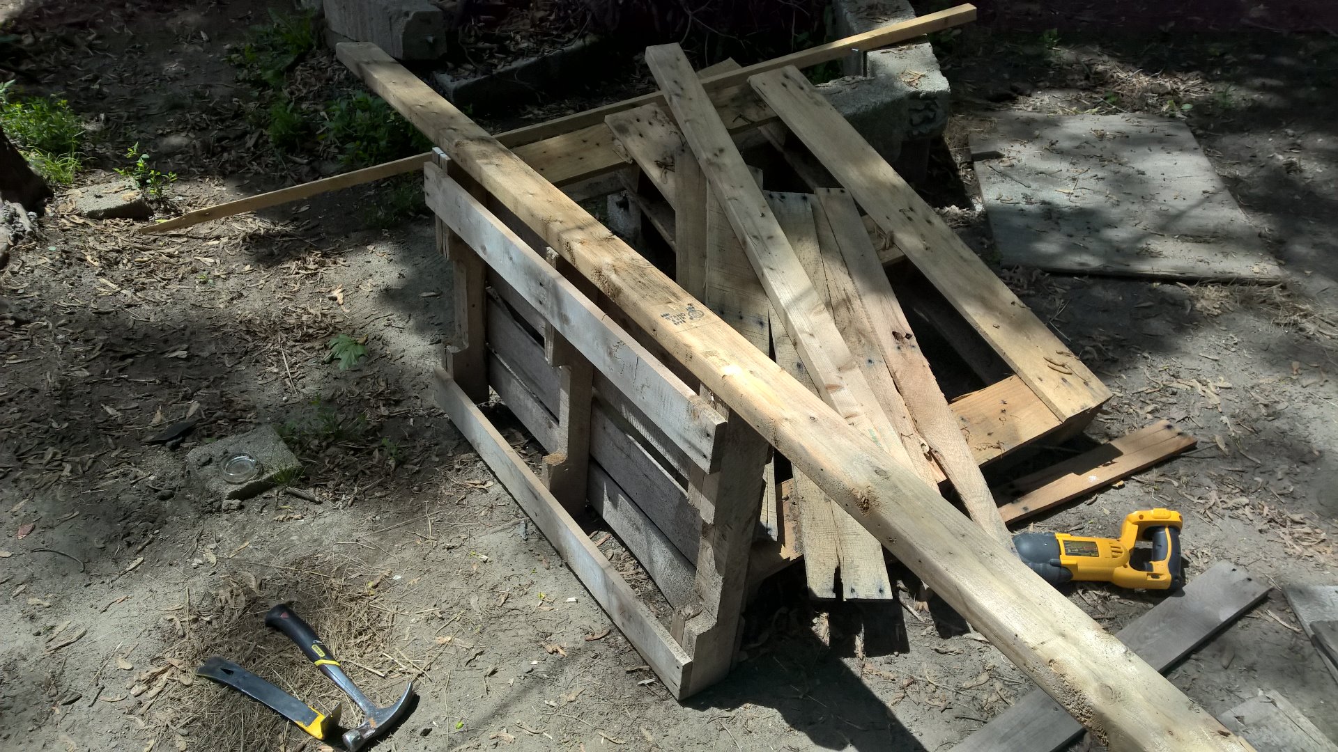 Recycled Pallets and Wood - Two Bale Hay Storage Rack : 8 Steps ...
