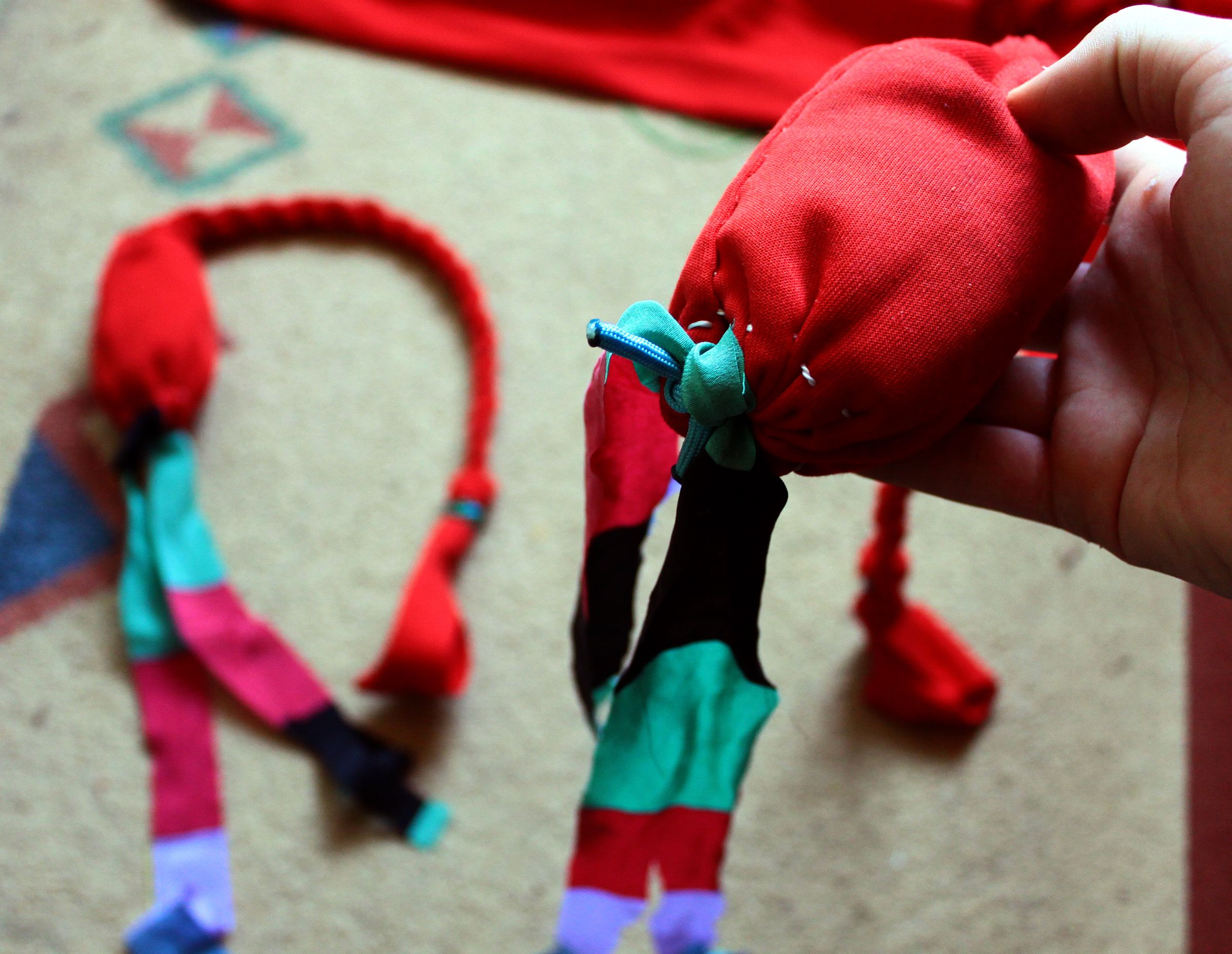 How to Make Beautiful Soft Poi From a Piece of Cloth : 10 Steps (with ...