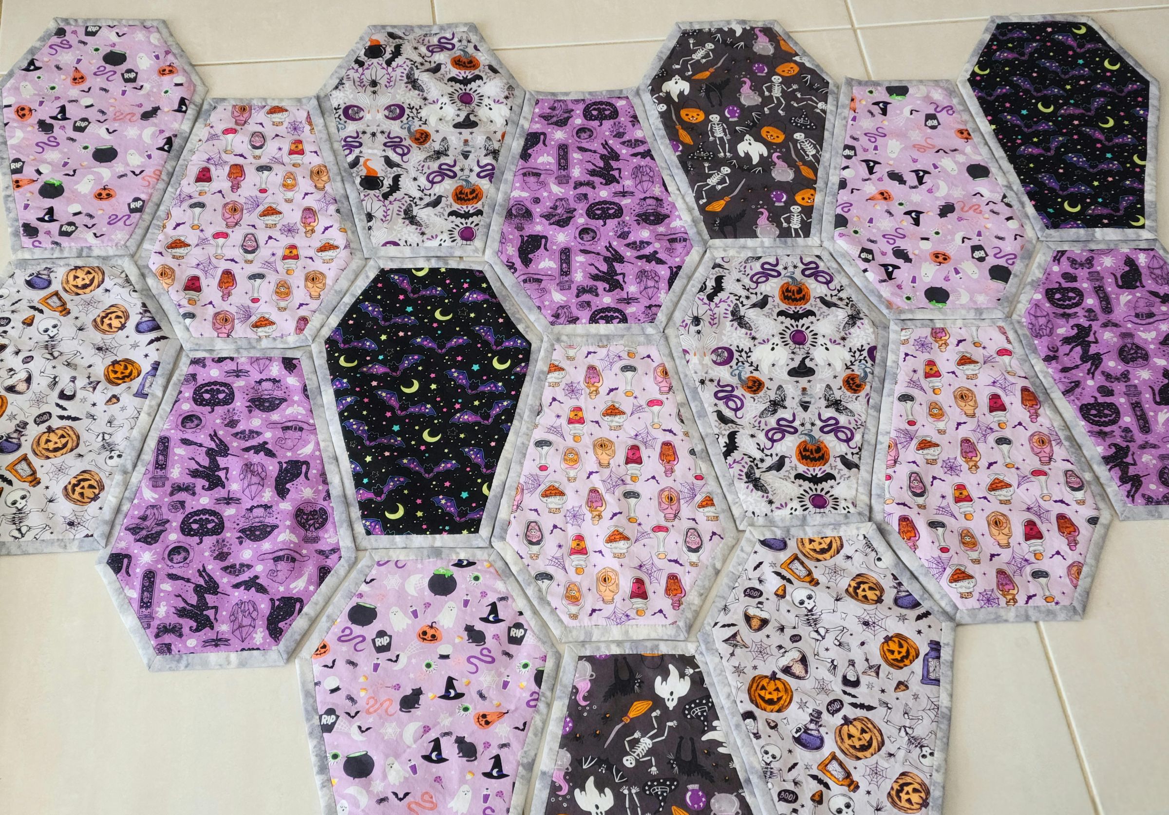 Hand Sewn Coffin Shaped Quilt-As-You-Go King Size Quilt : 10 Steps ...