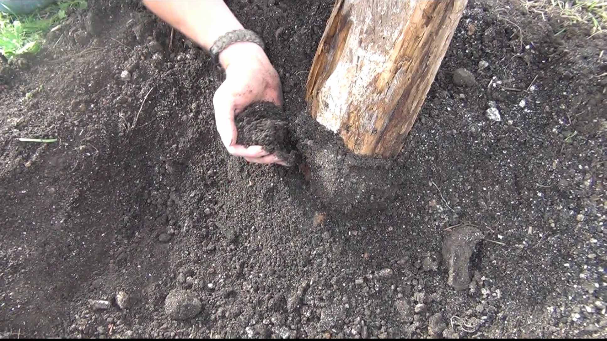 How to Build the Self Feeding Fire - All Night Fire : 11 Steps (with ...