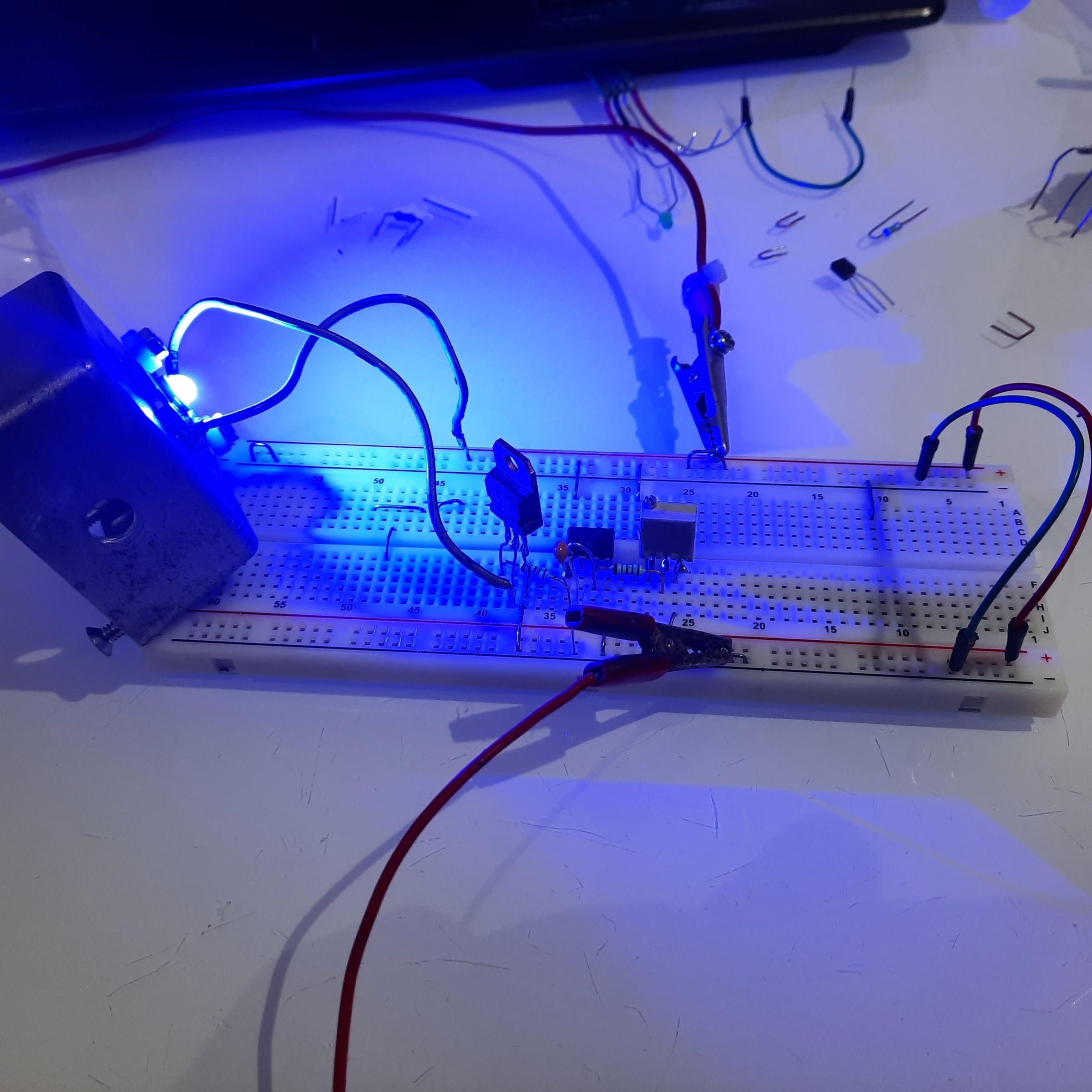 Simplest PWM Motor Control Circuit Using Op Amp - Instructables