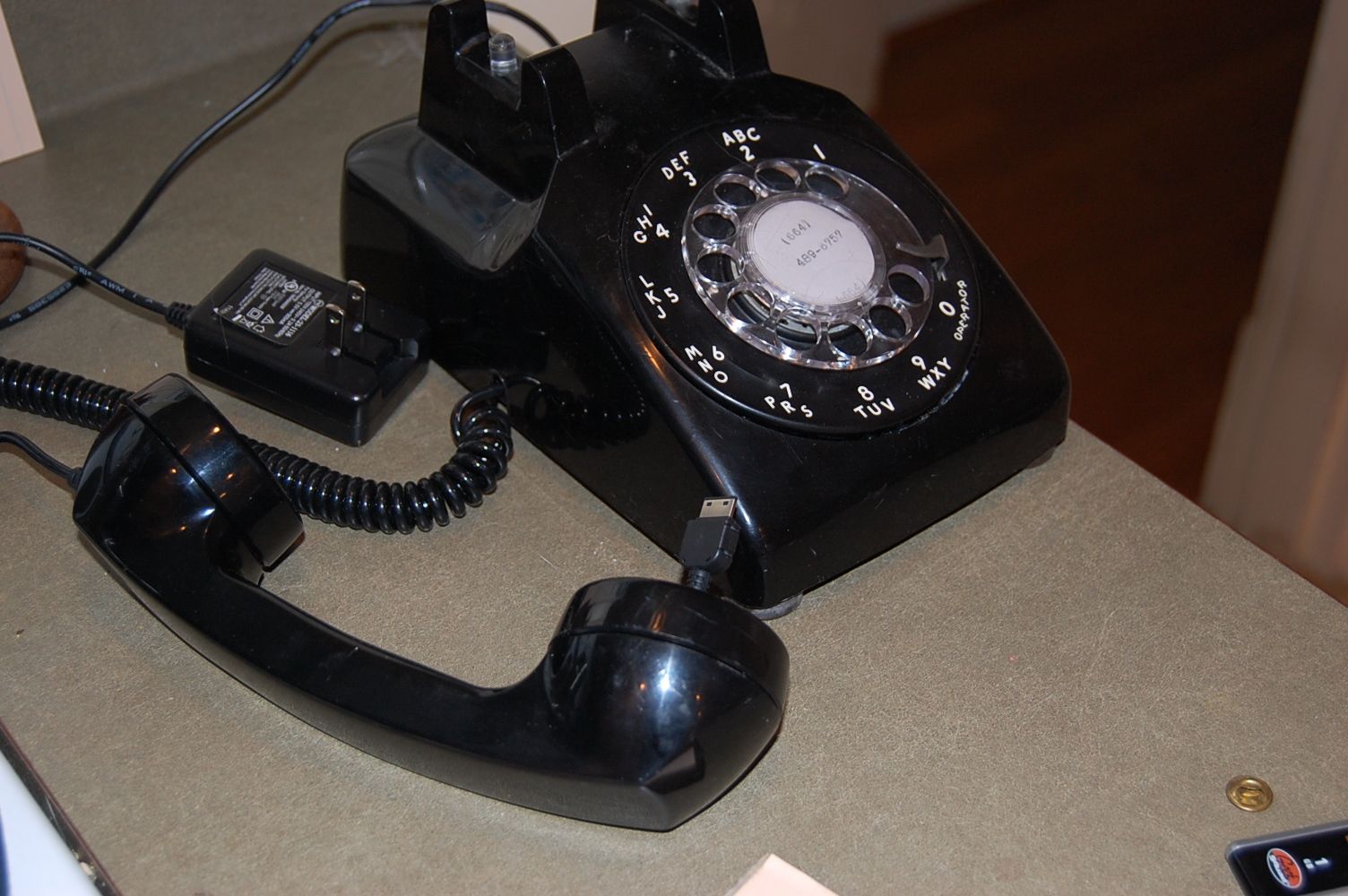 Retro Phone Phone Charging Station : 10 Steps (with Pictures ...