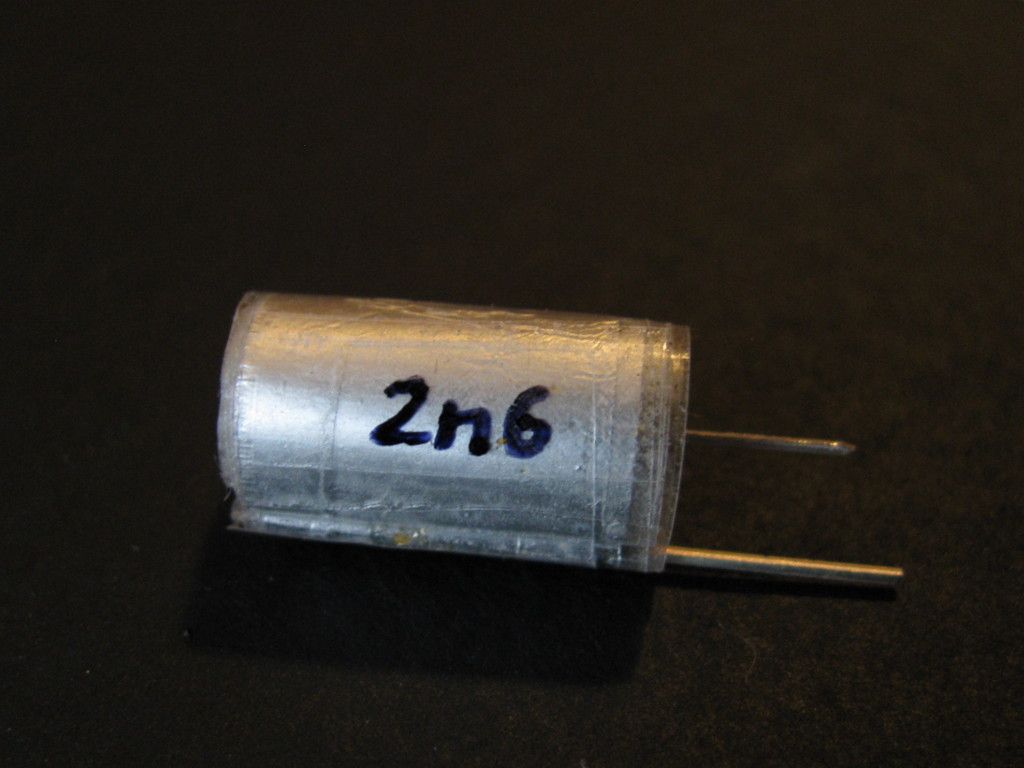 How to Make a Capacitor : 3 Steps (with Pictures) - Instructables