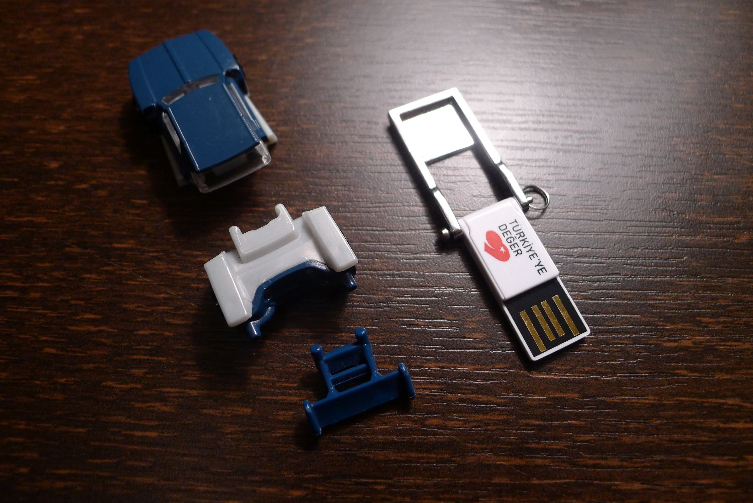 Another Flash Drive Mod : 8 Steps - Instructables