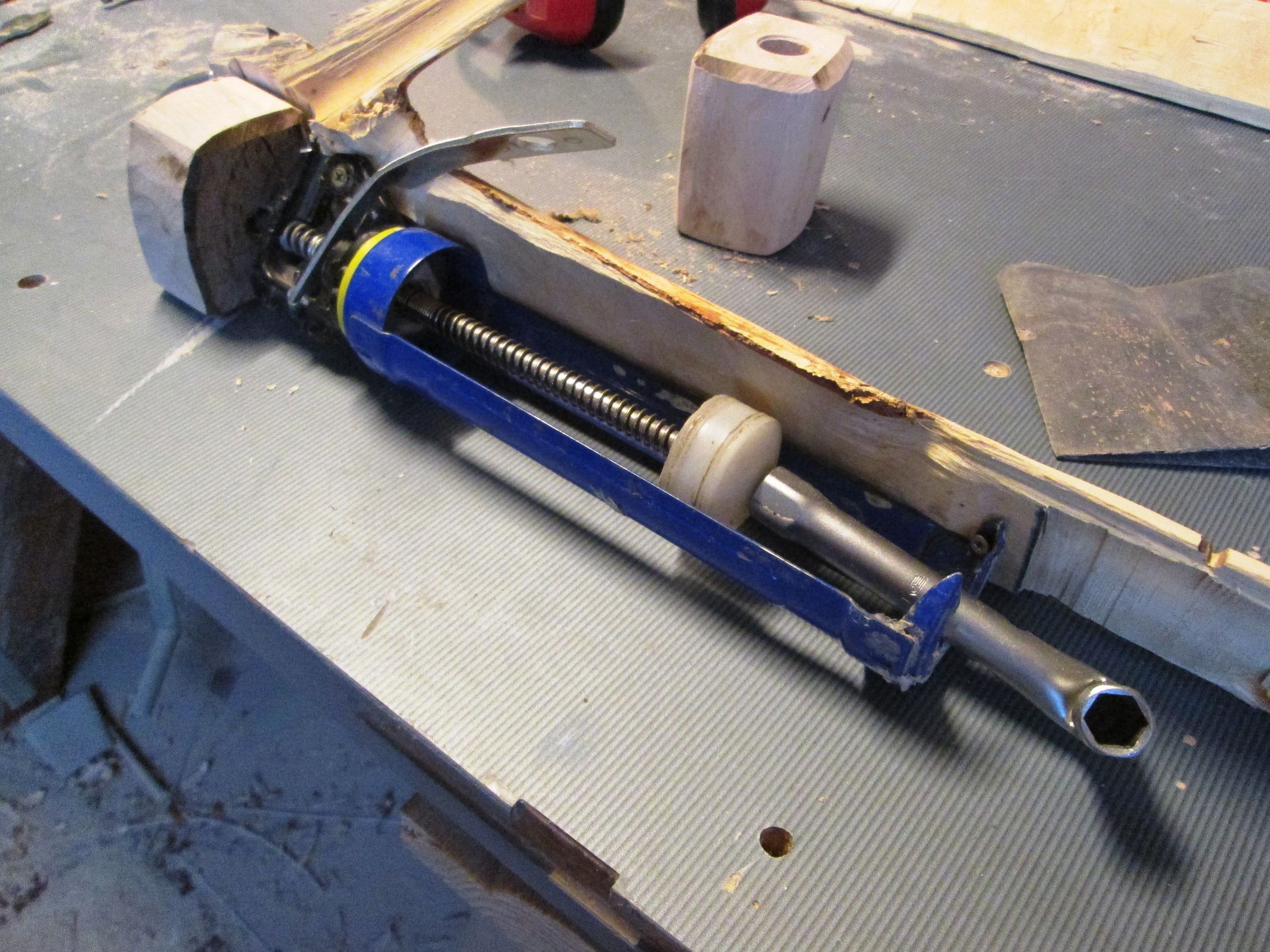 Handheld Tree Cannon - Nerf Style : 6 Steps (with Pictures) - Instructables