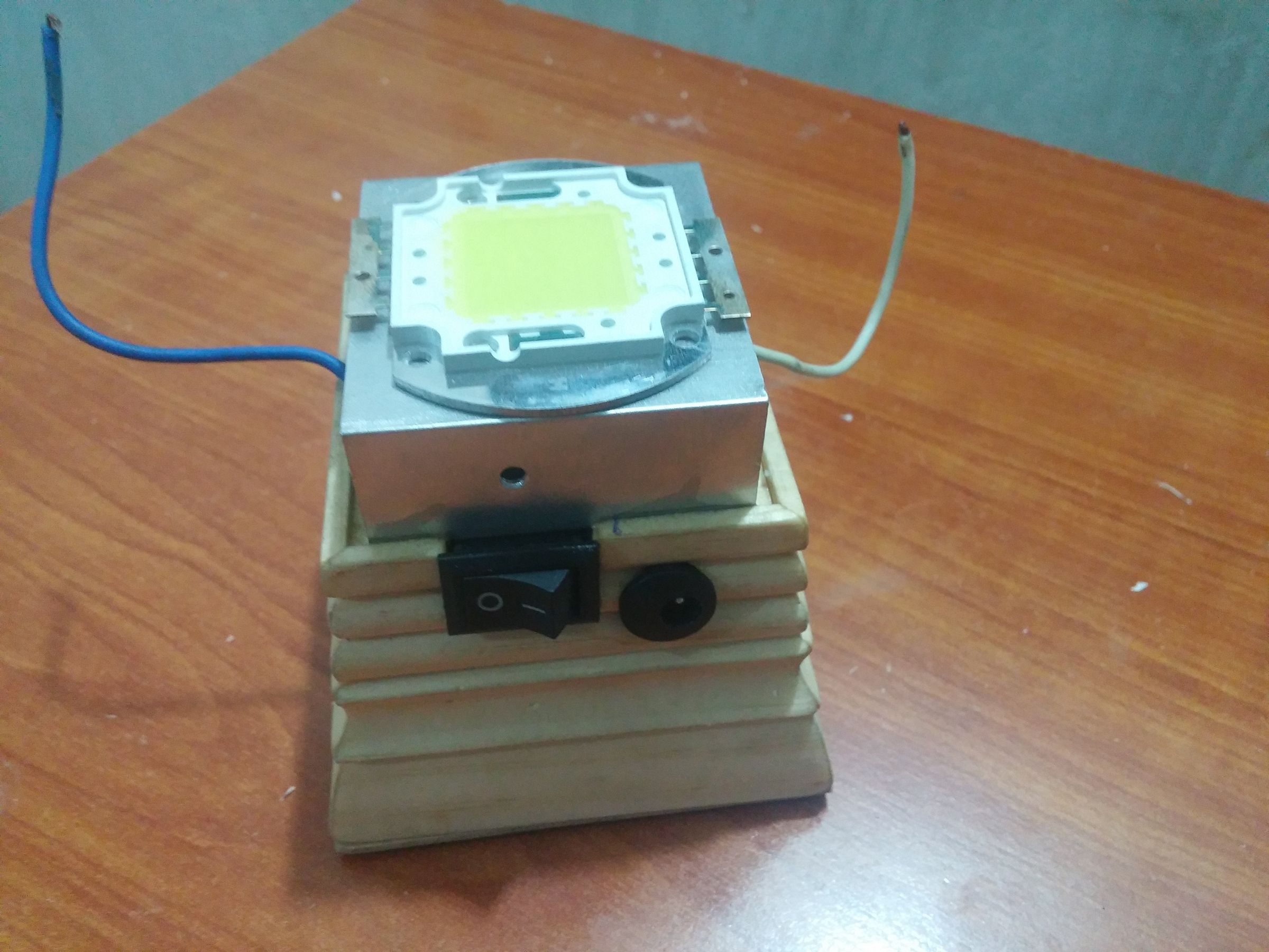 DIY Led Light Bomb Using Old Laptop Battery : 4 Steps (with Pictures ...