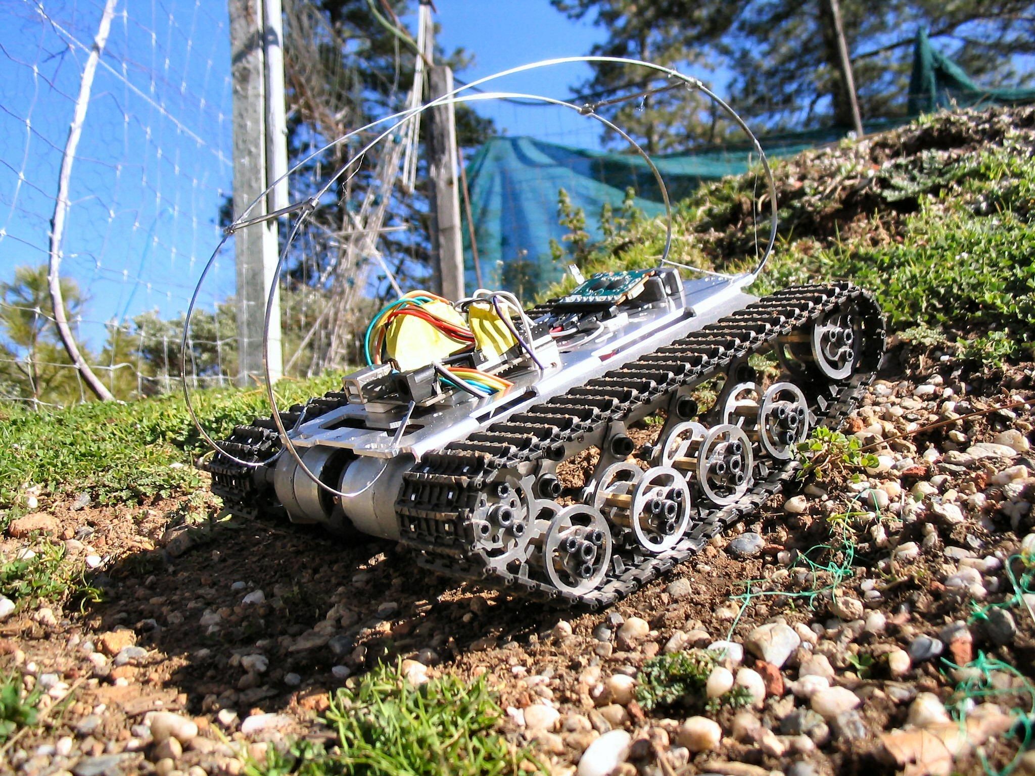 Arduino Robot With PS2 Controller (PlayStation 2 Joystick) : 10 Steps ...