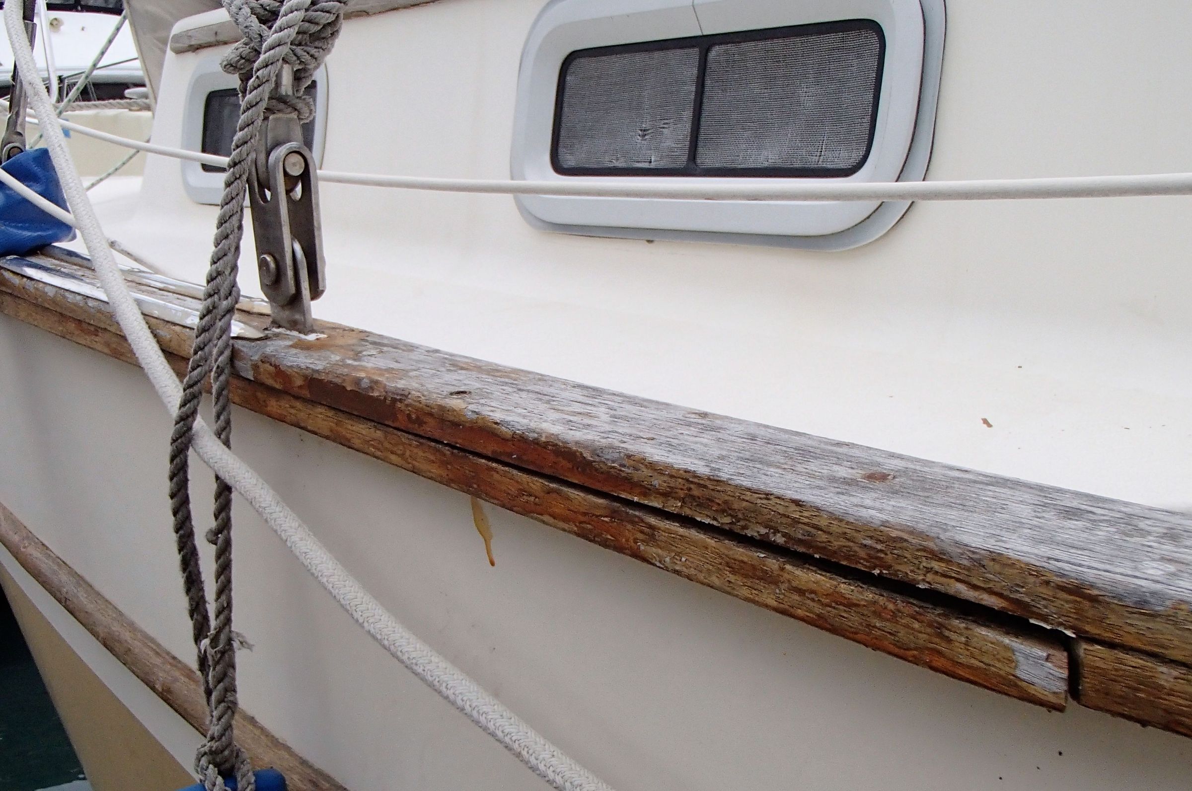 Repair the Cap Rail on a Sailboat : 4 Steps (with Pictures) - Instructables