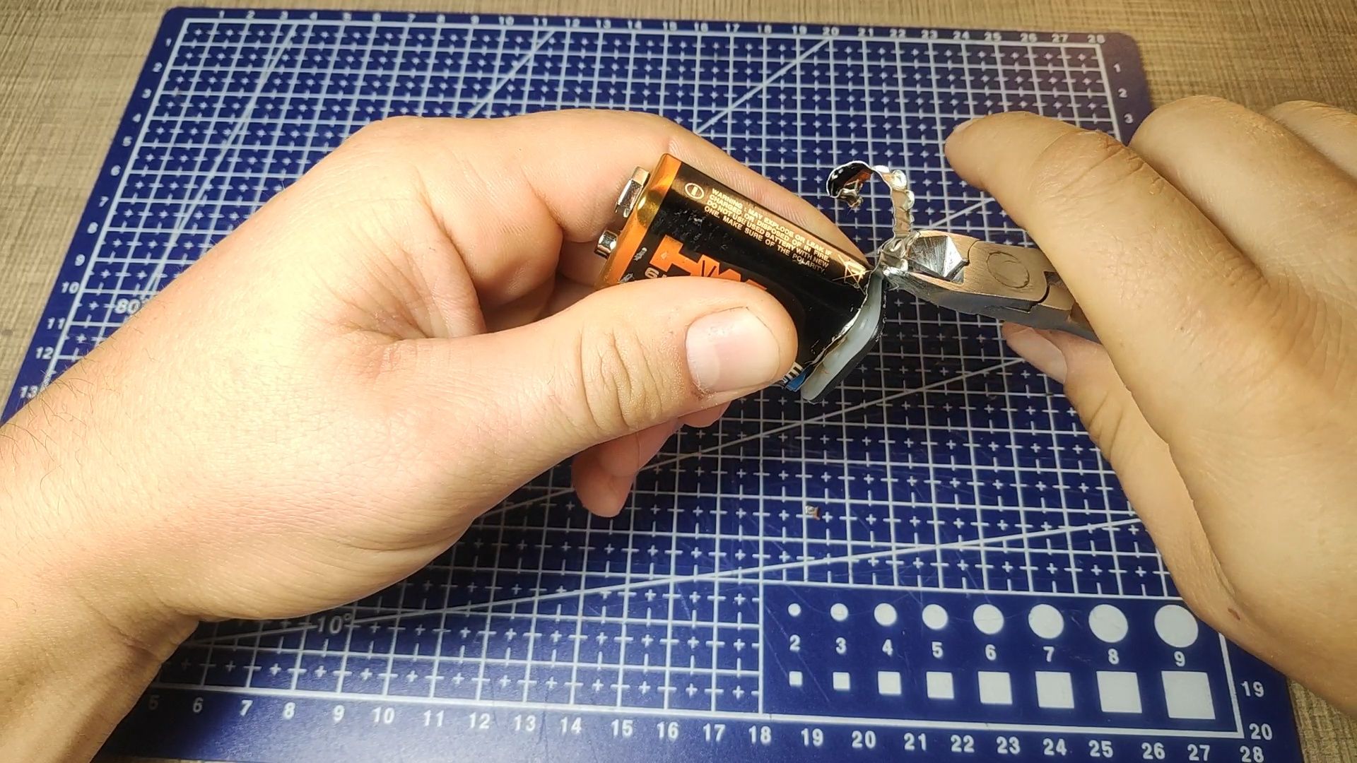 DIY 9V Battery Connector : 3 Steps - Instructables