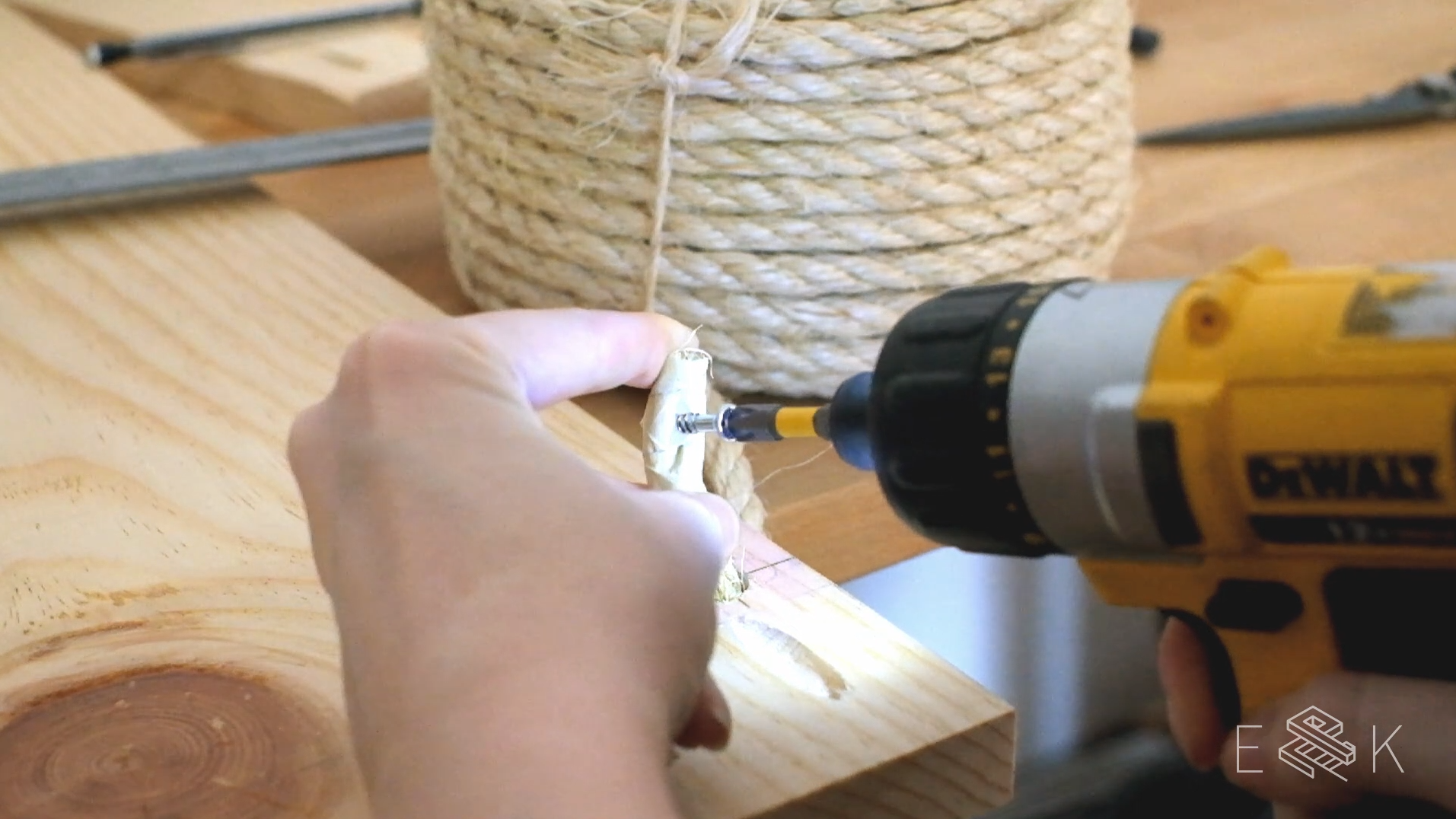 DIY Modern Cat Scratching Post : 8 Steps (with Pictures) - Instructables