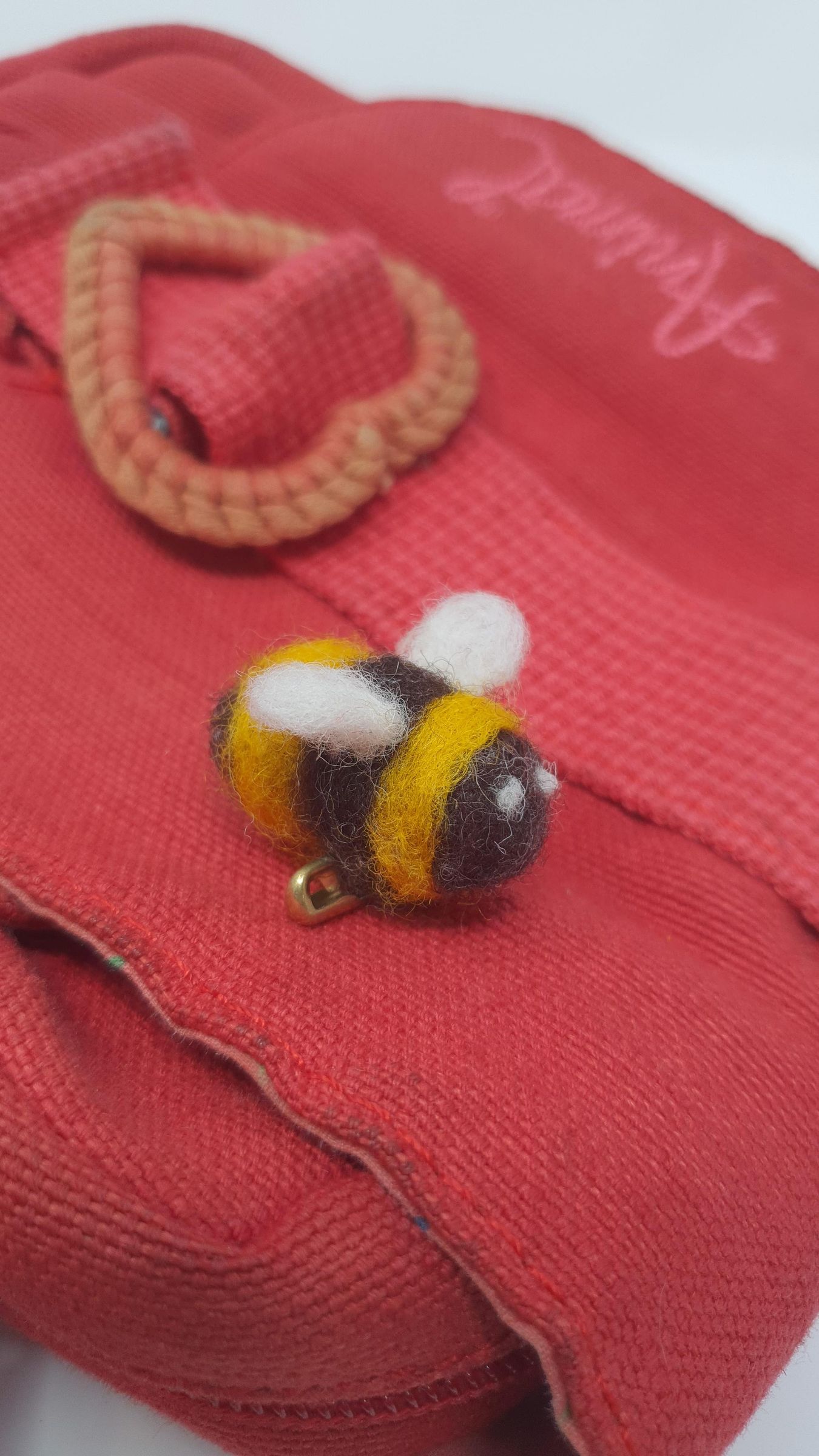 Felt Bumble Bee : 8 Steps (with Pictures) - Instructables