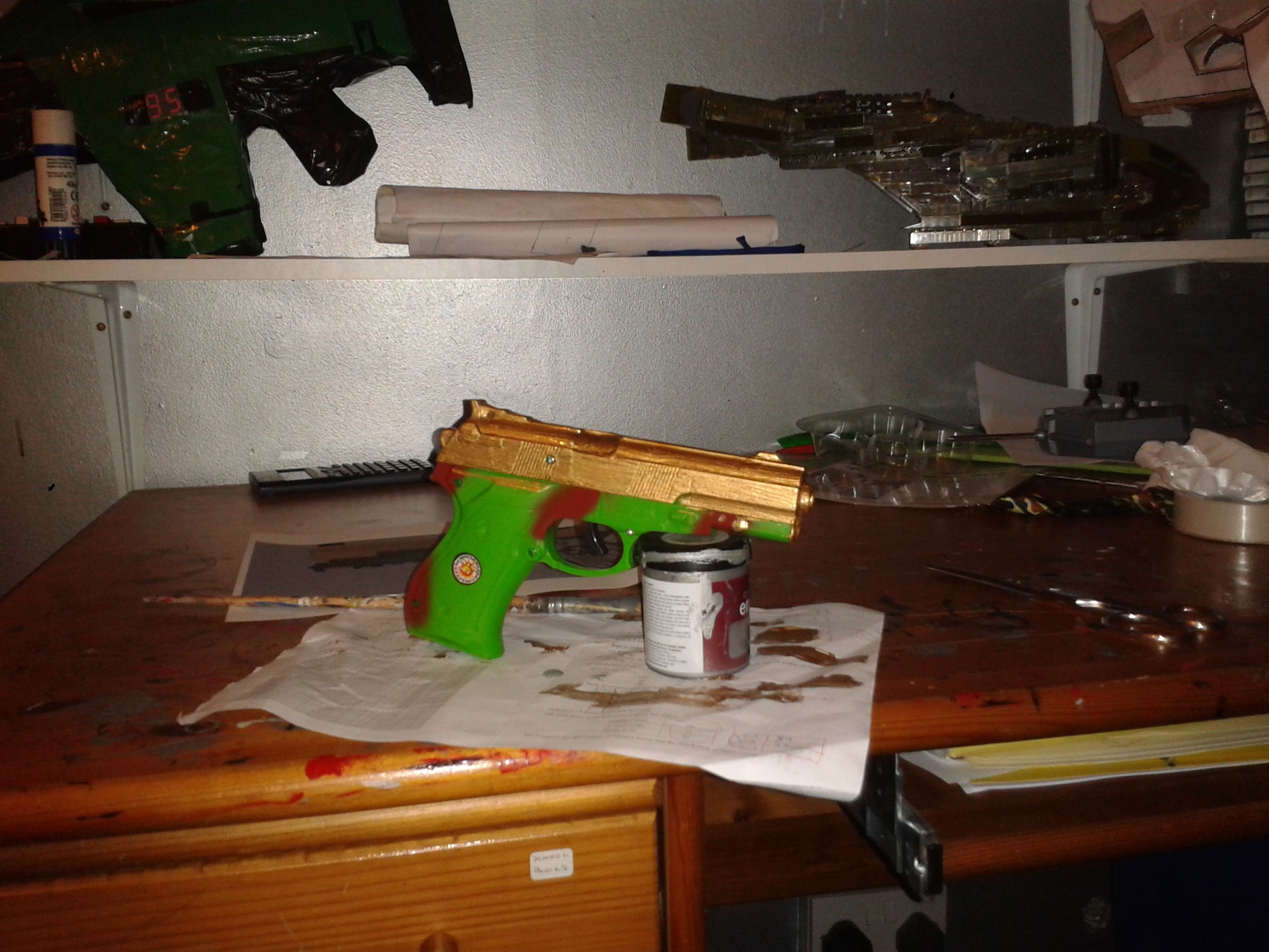 A Last Minute Duke Nukem Cosplay : 5 Steps - Instructables