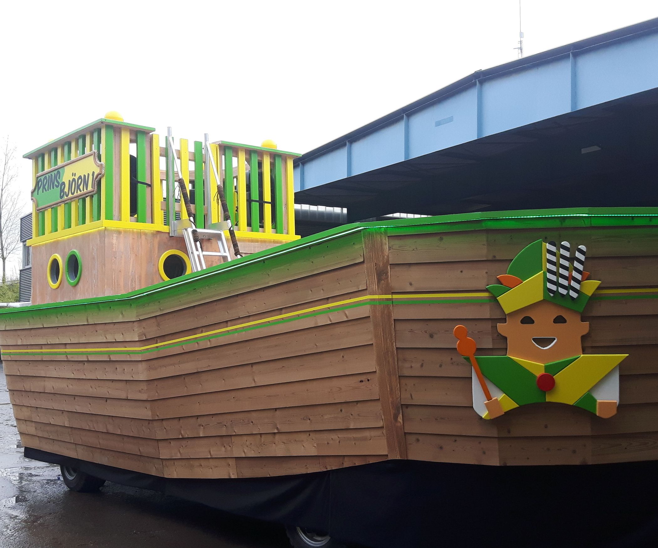 Reclaimed Wooden Boat Parade Car : 8 Steps (with Pictures) - Instructables
