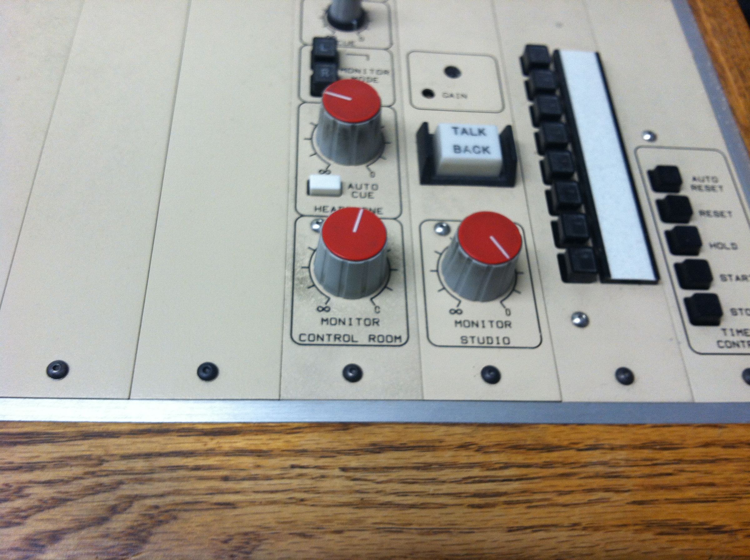 How to Run a Radio Show at Aggie Radio : 7 Steps - Instructables