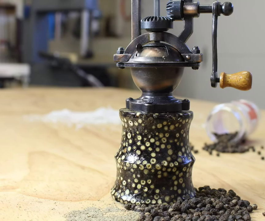 Peppercorn Pepper Mill : 4 Steps (with Pictures) - Instructables