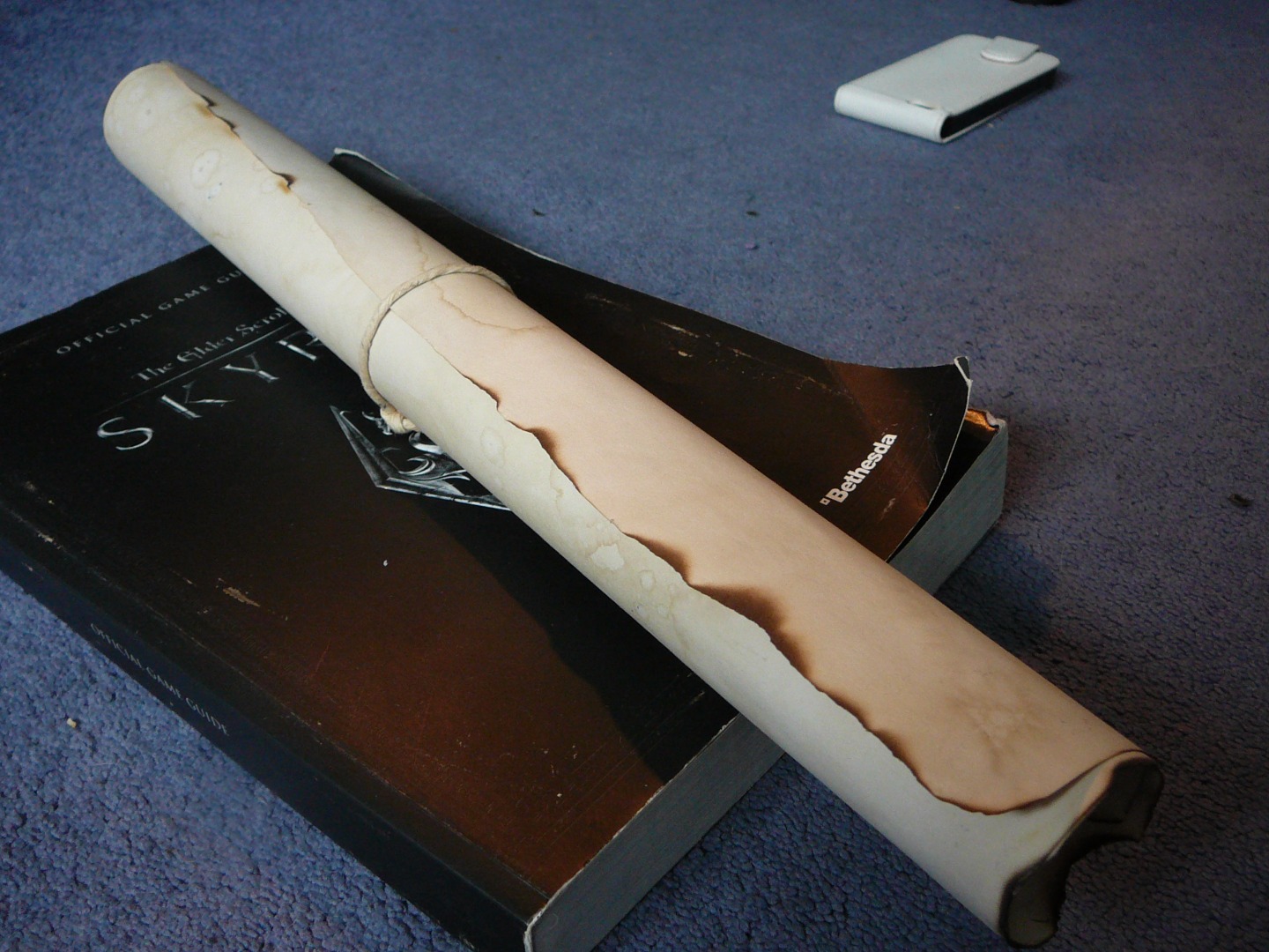 Skyrim Scroll Prop : 3 Steps - Instructables