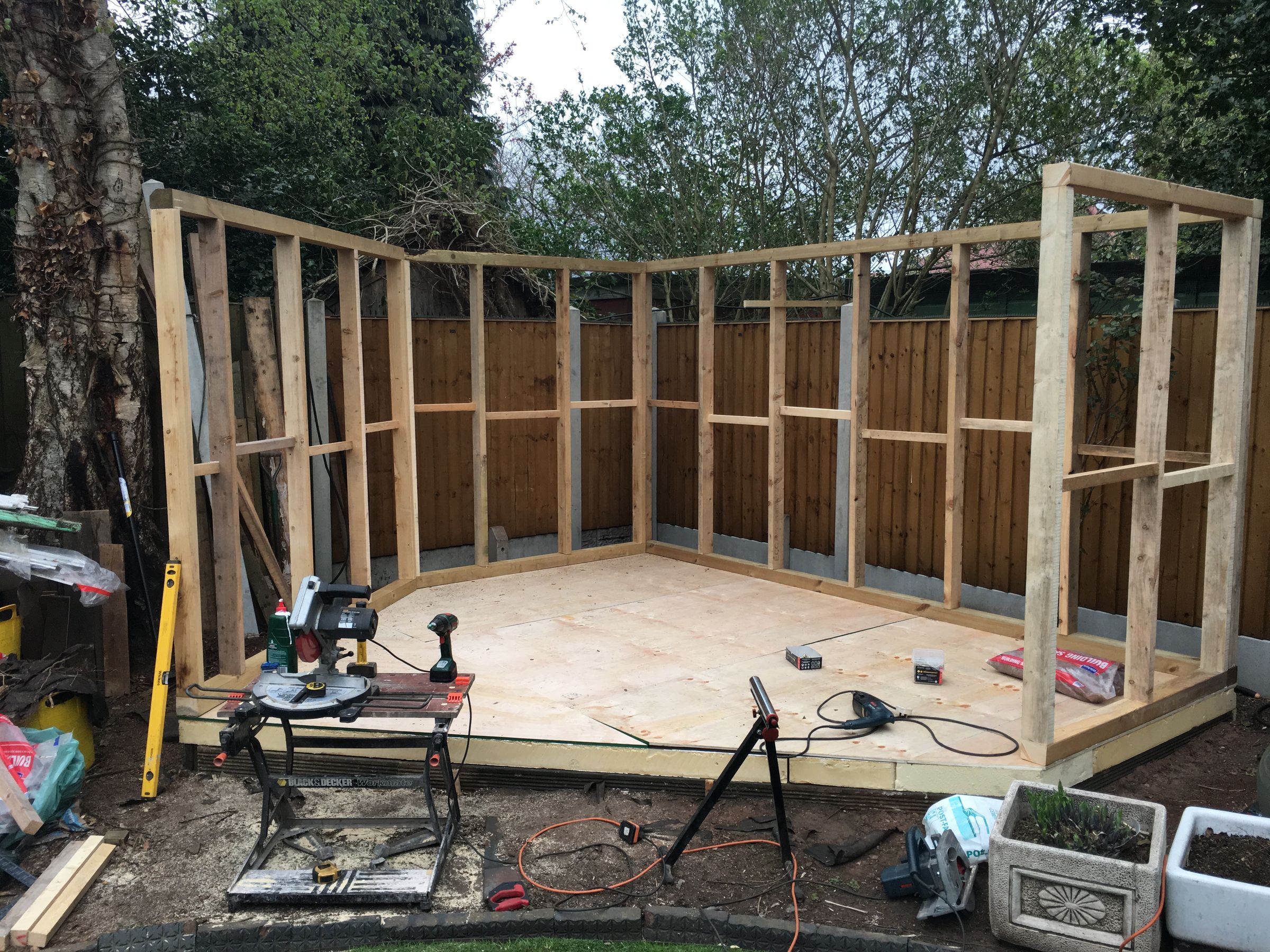 Build a Garden Room : 8 Steps (with Pictures) - Instructables