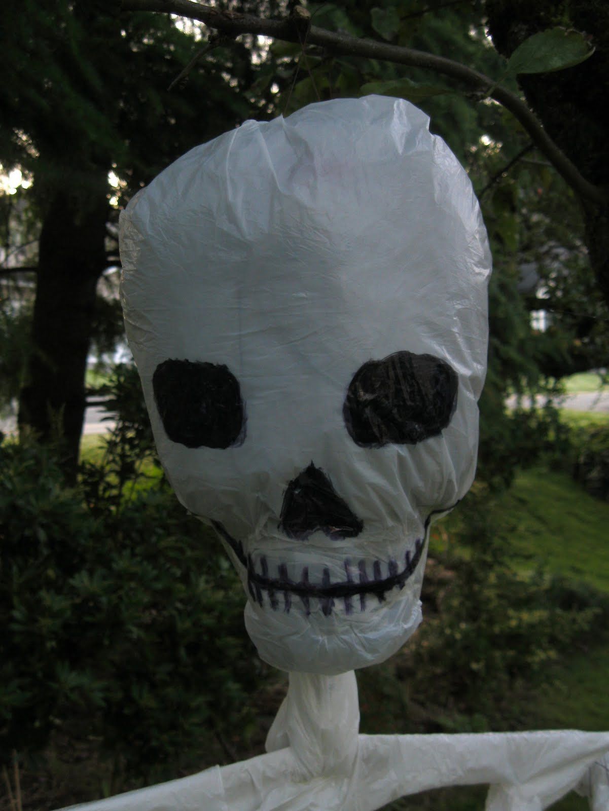 Halloween Skeleton Made of Plastic Shopping Bags. : 7 Steps (with ...