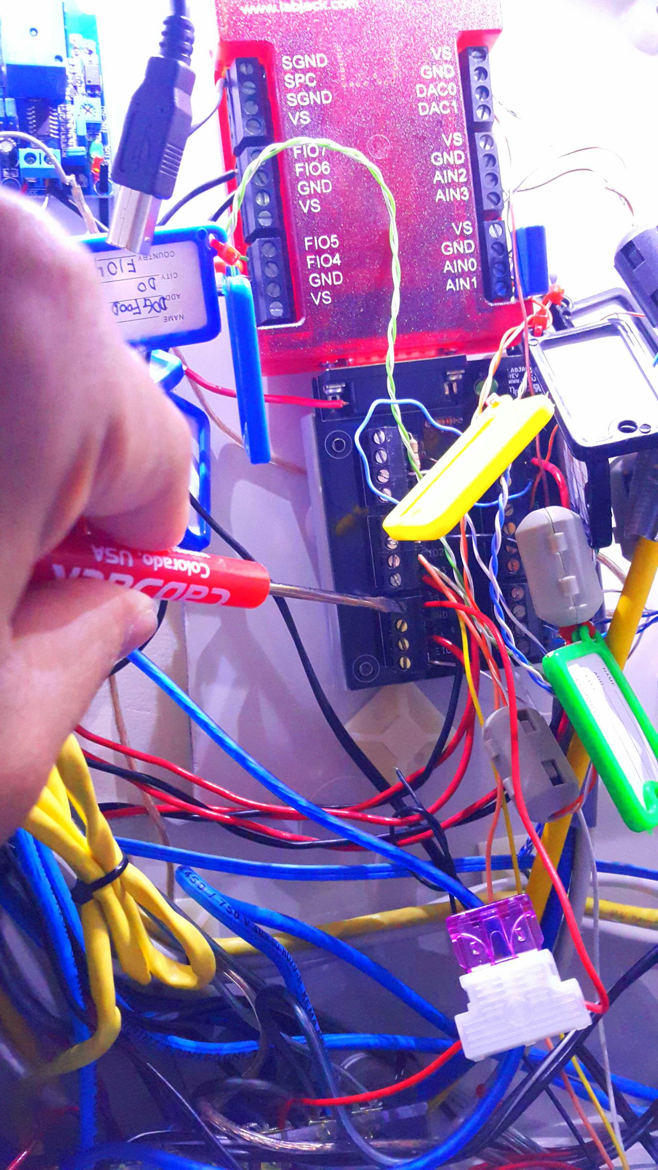 Separate 5v Supply to My Labjack U3 Hv. : 4 Steps - Instructables