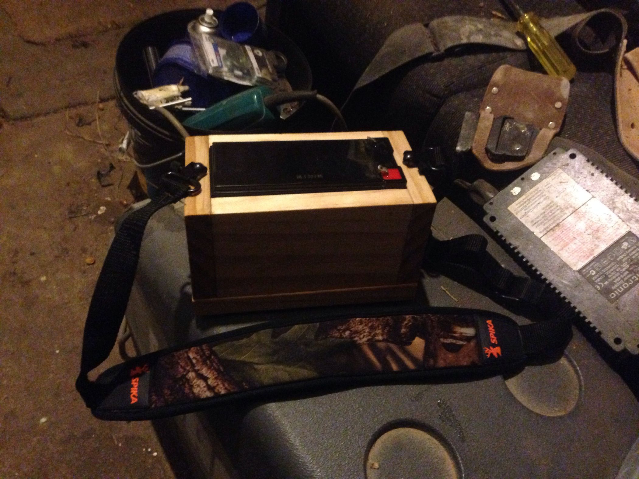 Spot Light Battery Box : 3 Steps - Instructables
