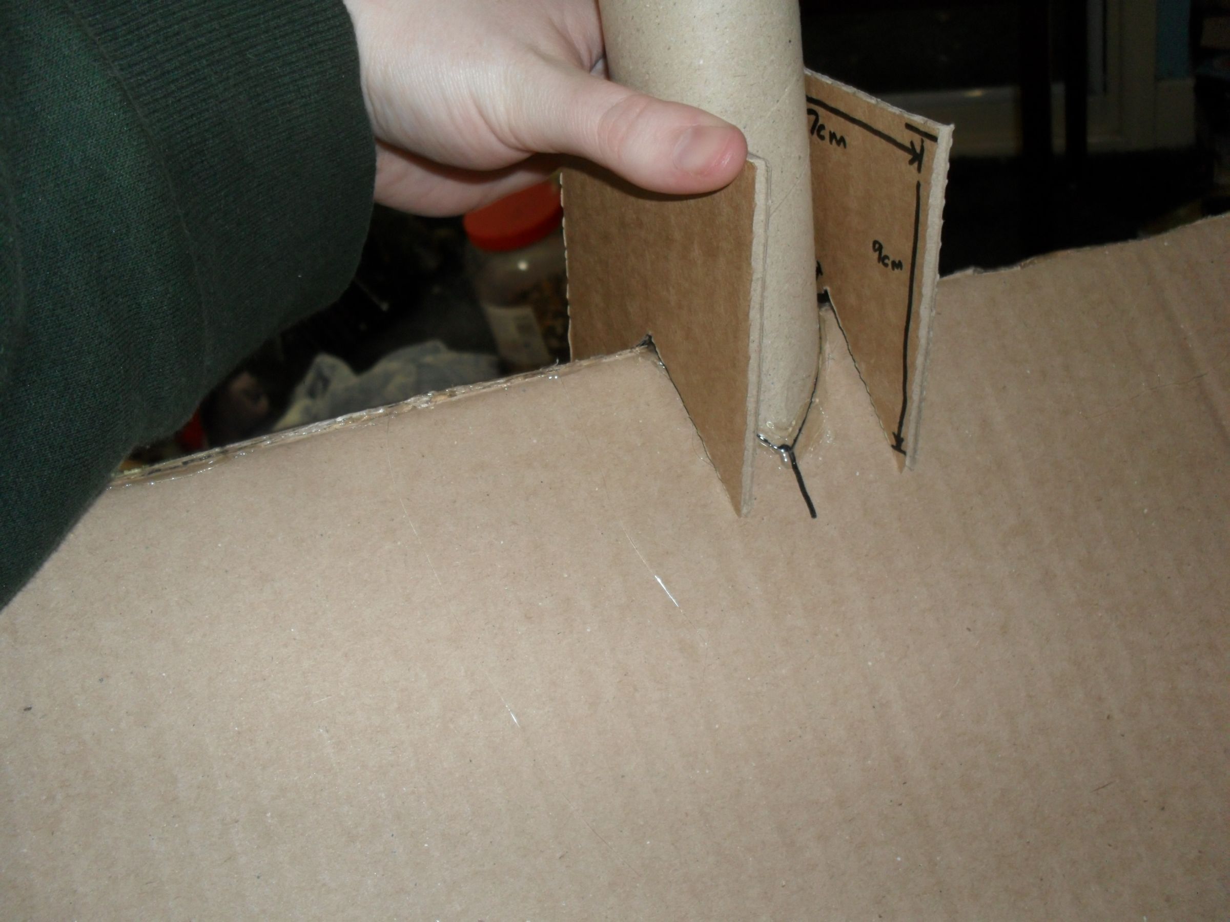 Cardboard Props: How to Make a Builders Hod : 7 Steps - Instructables