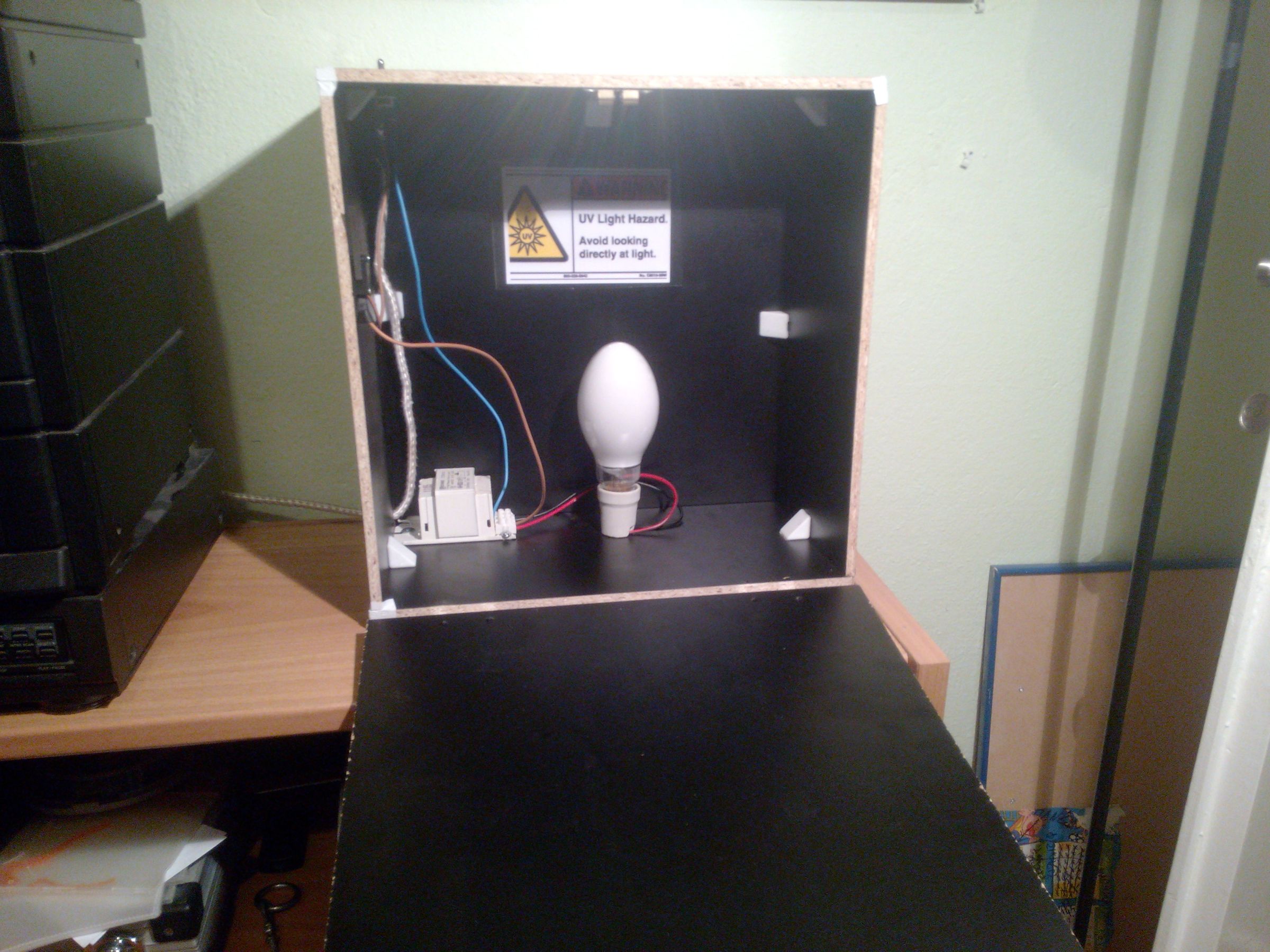 UV Exposure Box (D.I.Y.) : 4 Steps - Instructables