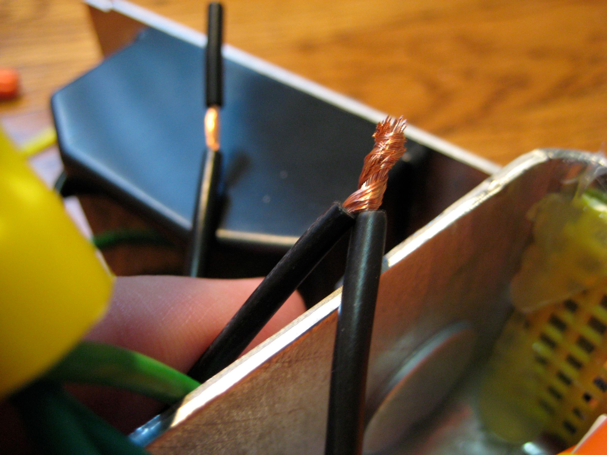 Poor Man's Track Lighting : 11 Steps - Instructables