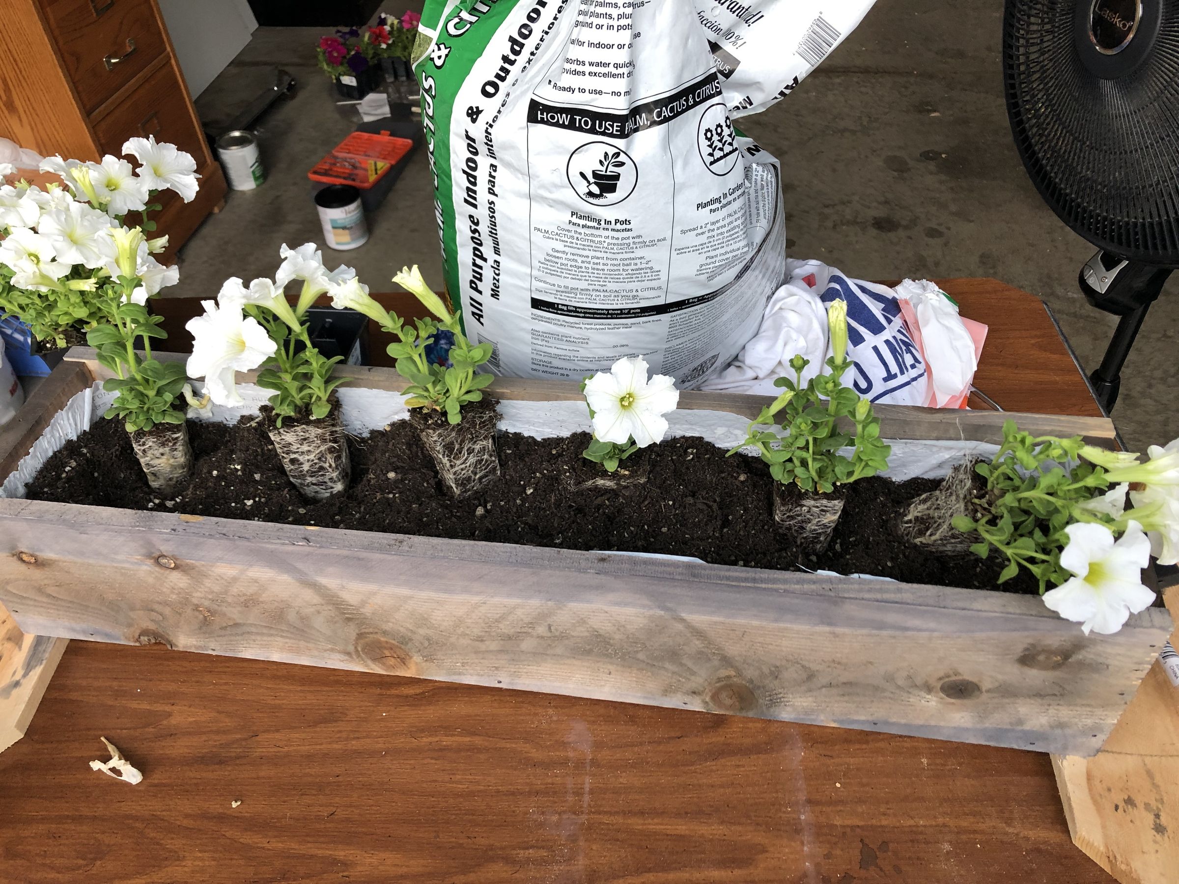 Mother's Day Planter Box : 10 Steps (with Pictures) - Instructables