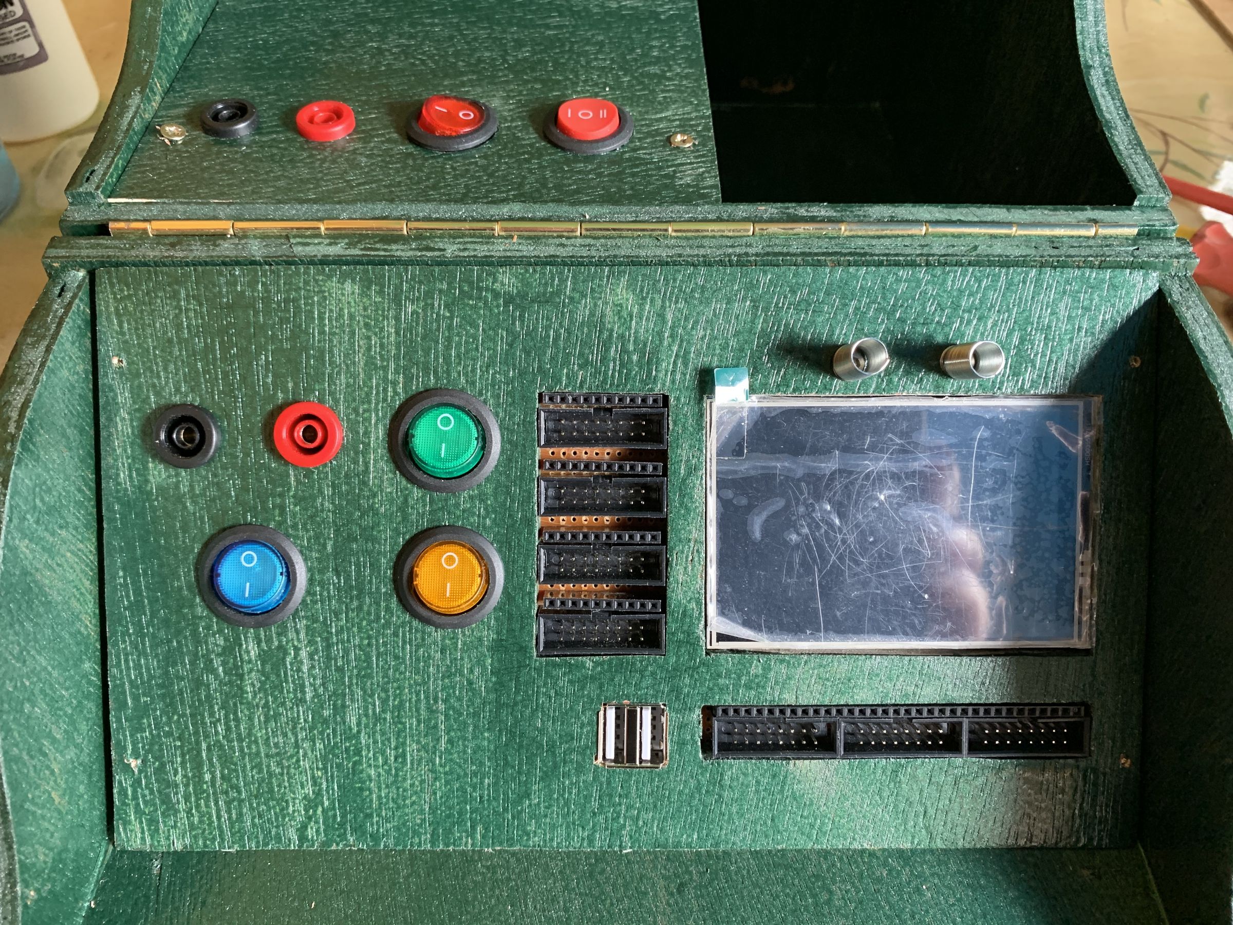 Portable Arduino Workbench Part 2 : 7 Steps - Instructables