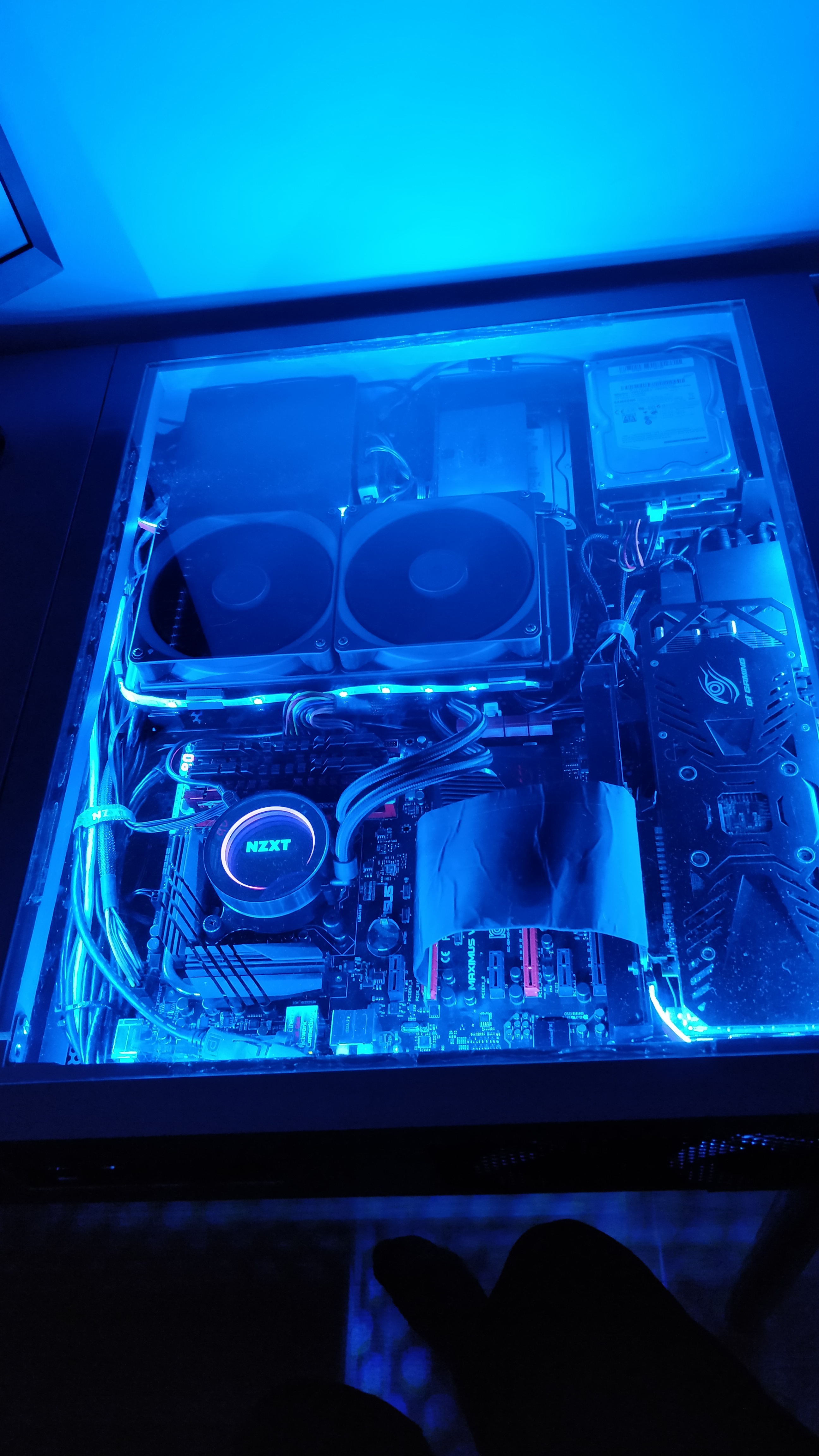 Desk With Built-in Computer and Laptop Height Stand : 10 Steps (with ...