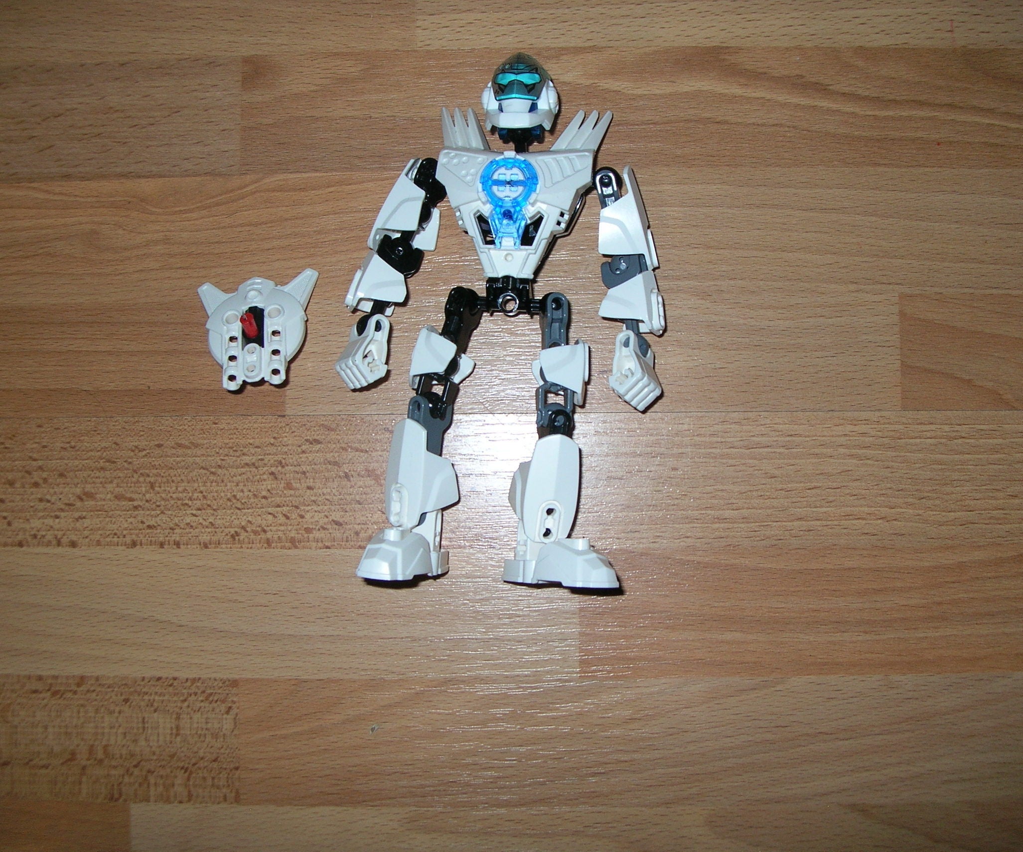 Hero (based of Tron From Tron Uprising) : 9 Steps - Instructables