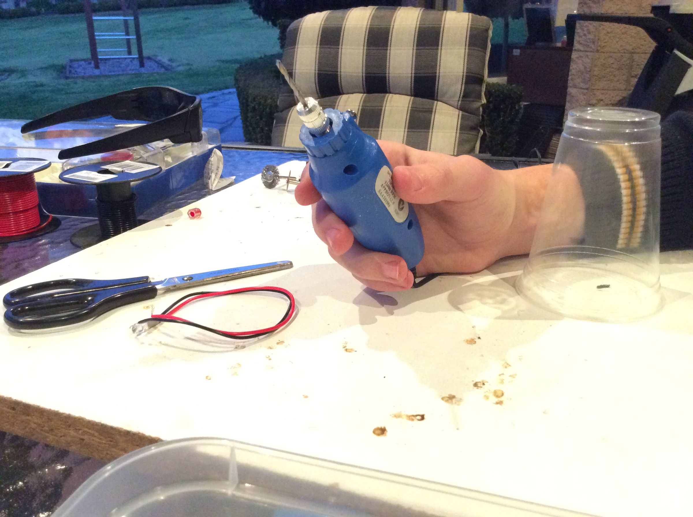 HOW TO MAKE a GLOWING GLASS! : 4 Steps - Instructables