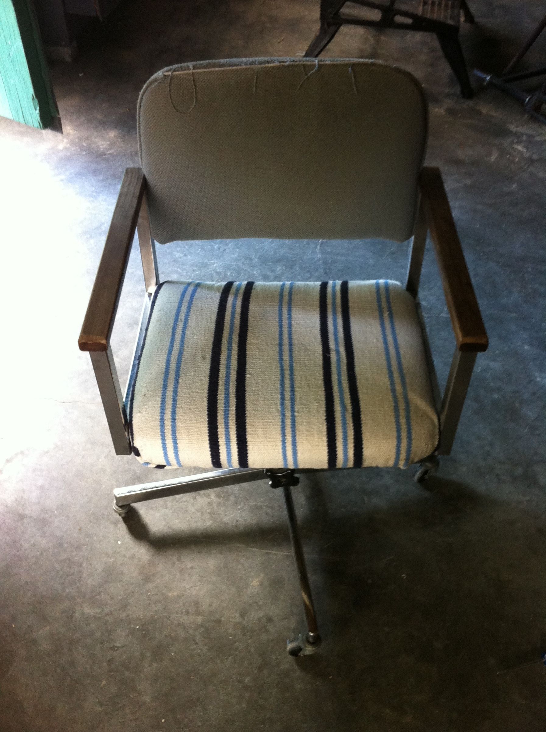 Restoring an Old Computer Chair : 4 Steps - Instructables