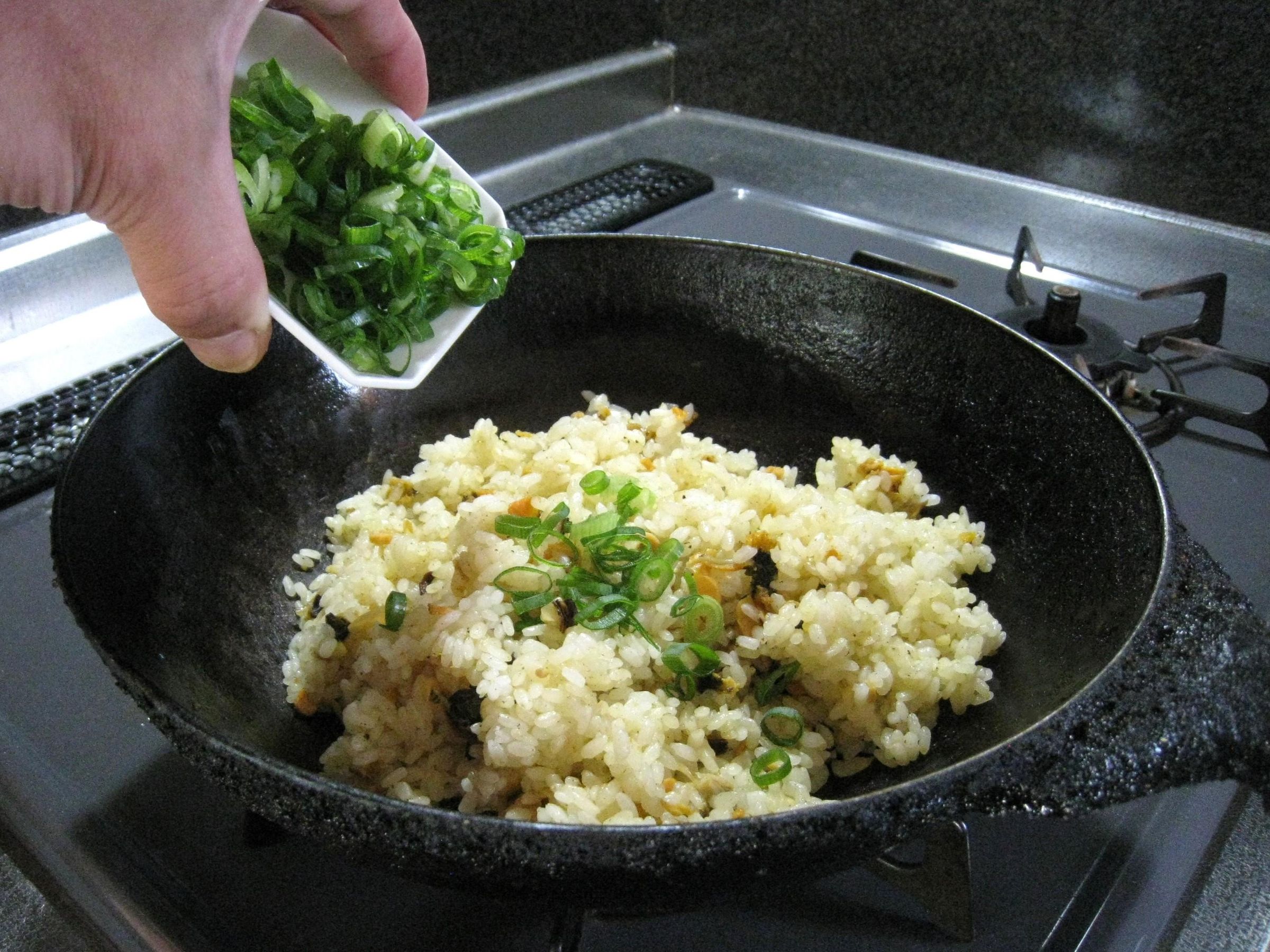 Chinese Soup Spoon Making Out of Mussel : 6 Steps - Instructables