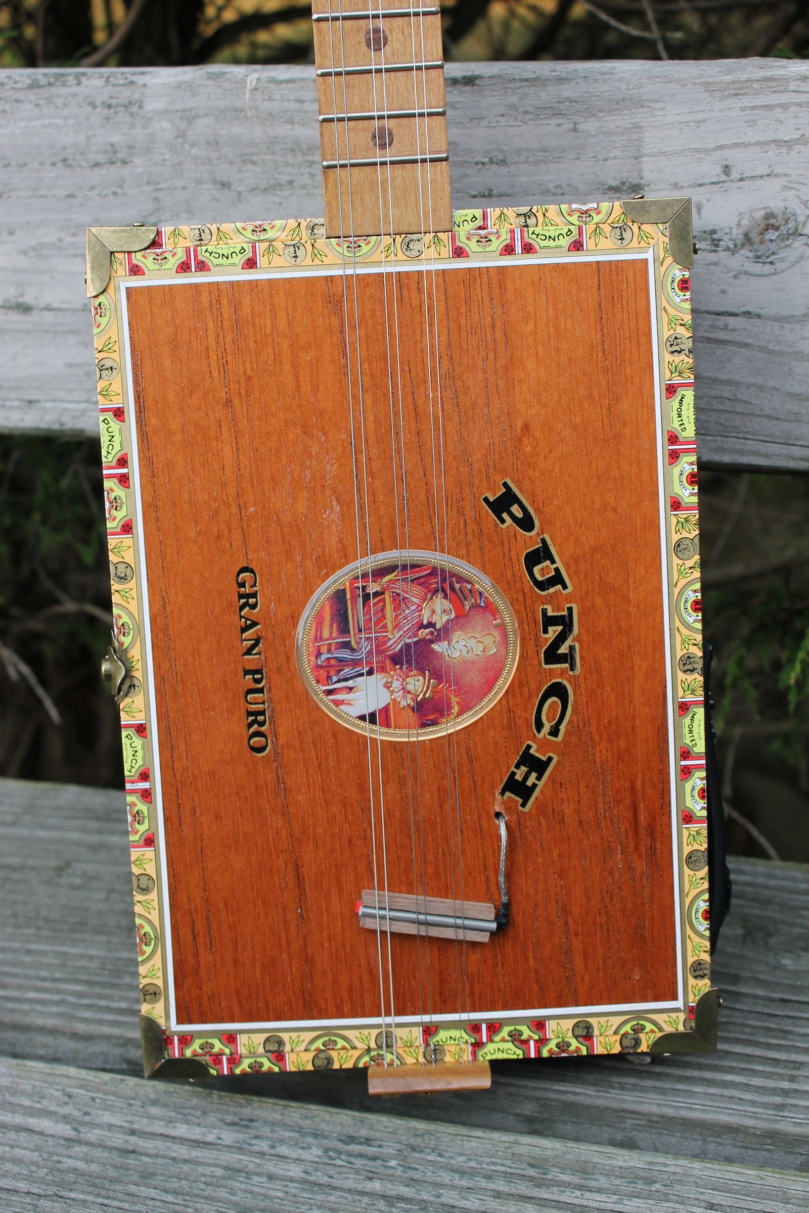 Awesome Cigar Box Dulcimer : 14 Steps (with Pictures) - Instructables