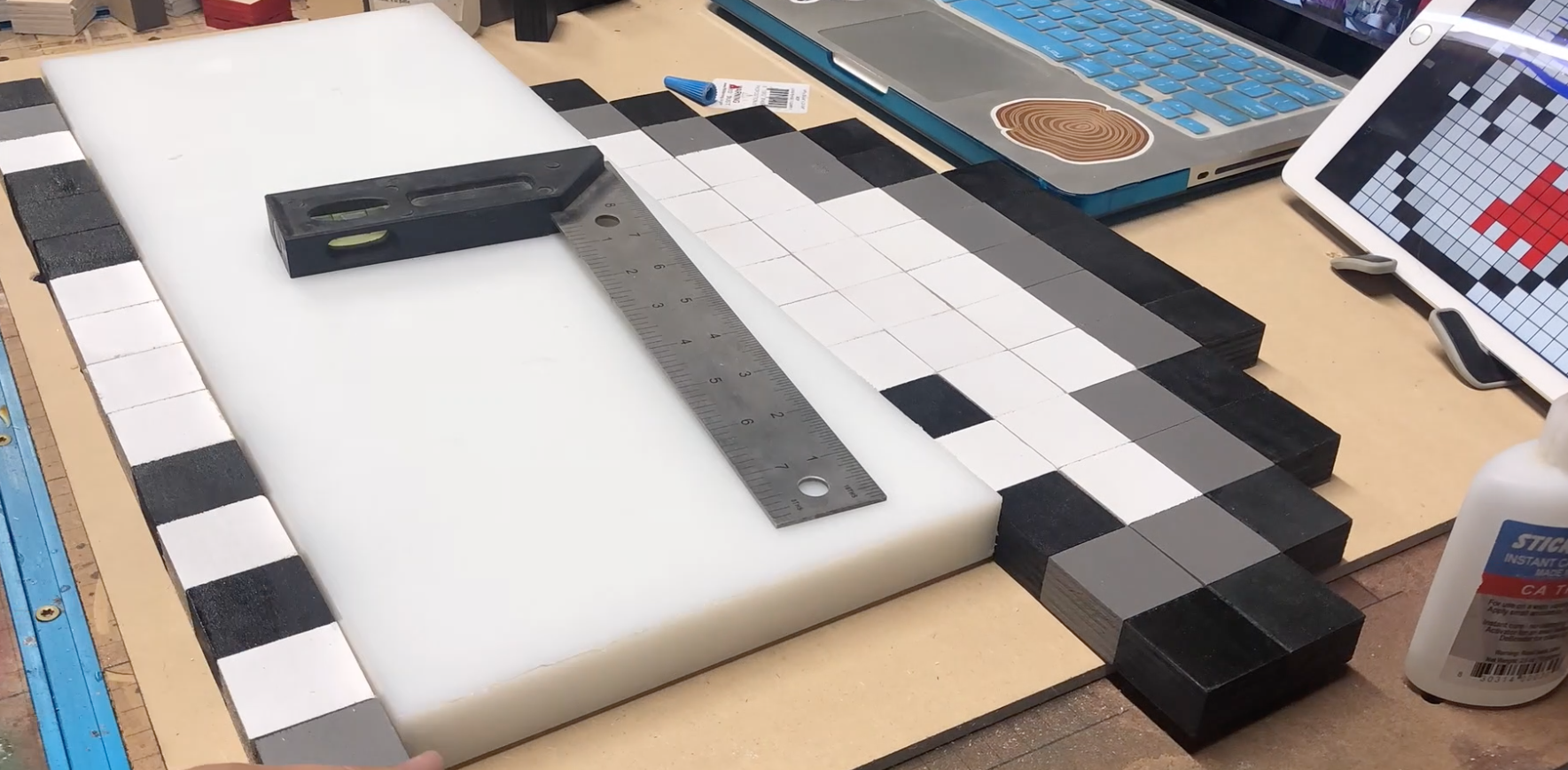 8-Bit Glow in the Dark Pixel Art : 8 Steps (with Pictures) - Instructables