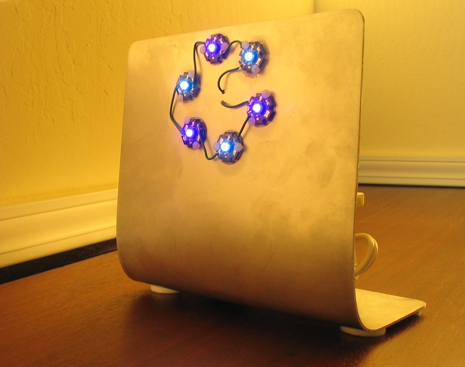 Blue LED Light Box : 12 Steps (with Pictures) - Instructables