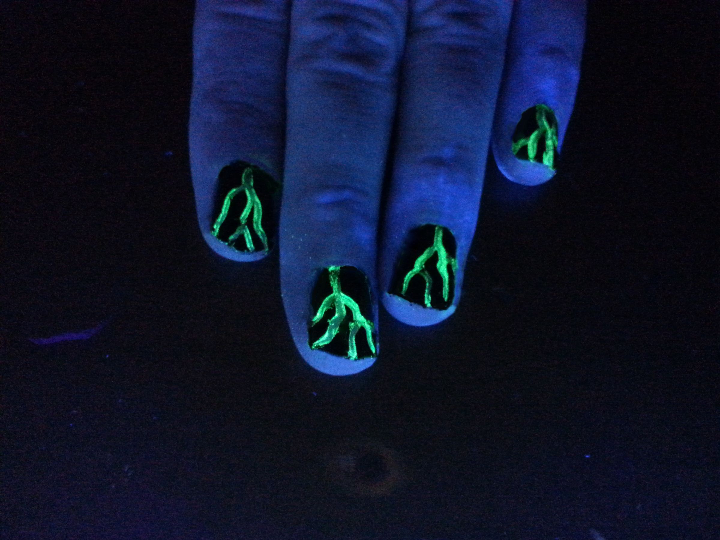 Lightning Fingernails : 4 Steps - Instructables