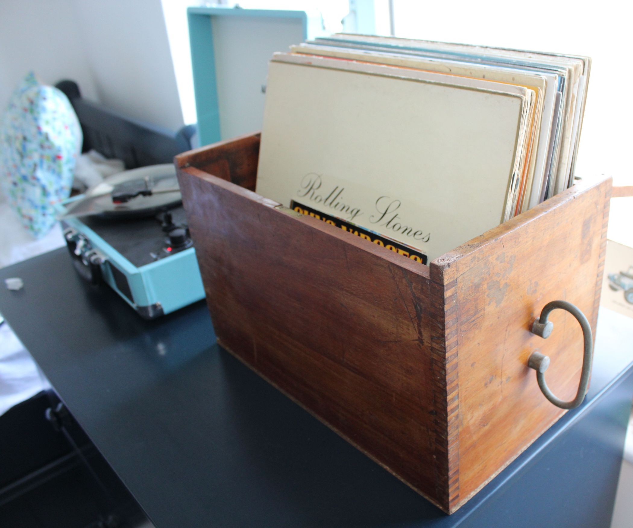 Restoring Vintage Box to Record Box : 6 Steps (with Pictures ...