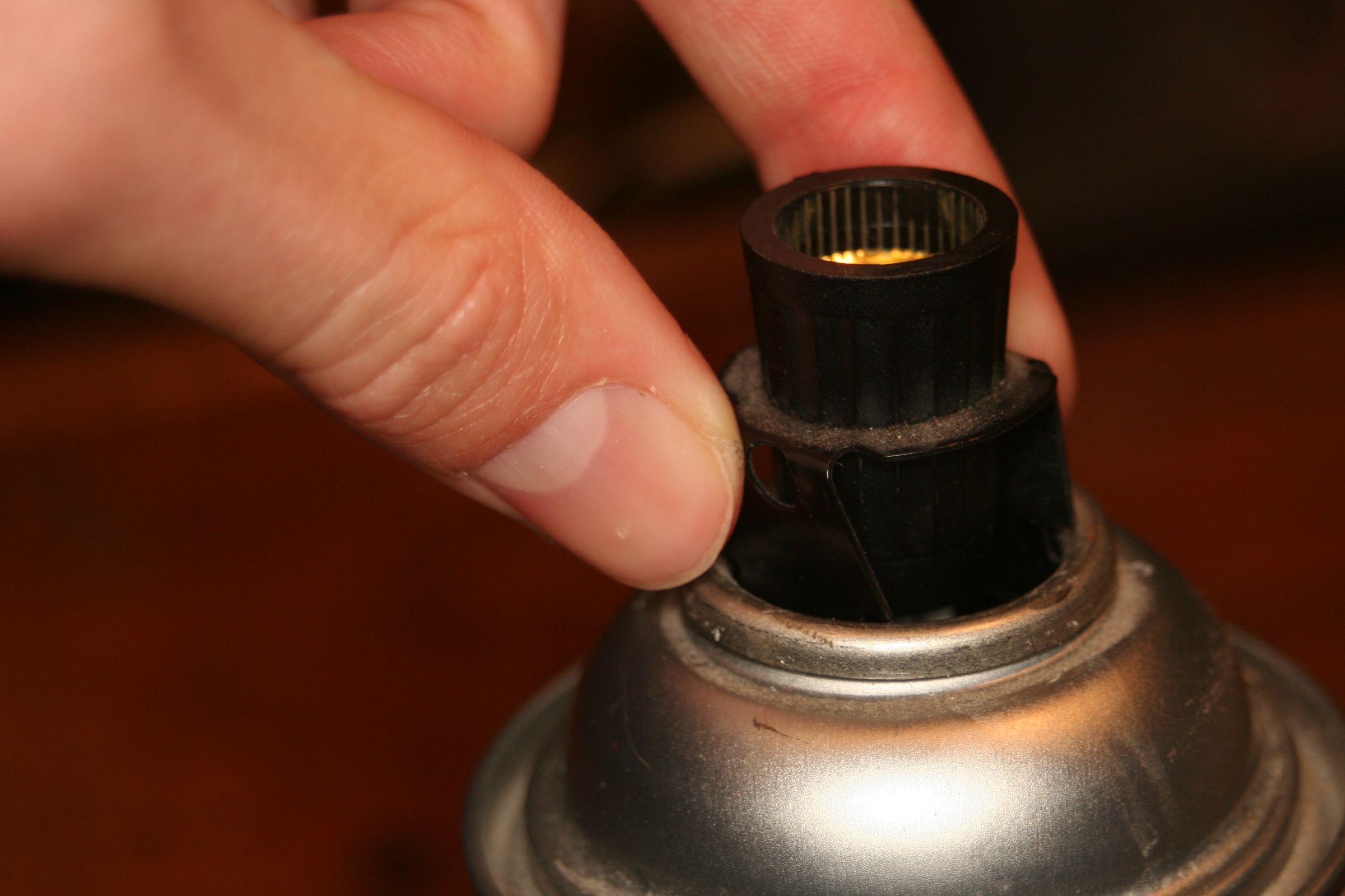 Spray Paint Can Lamp : 3 Steps (with Pictures) - Instructables